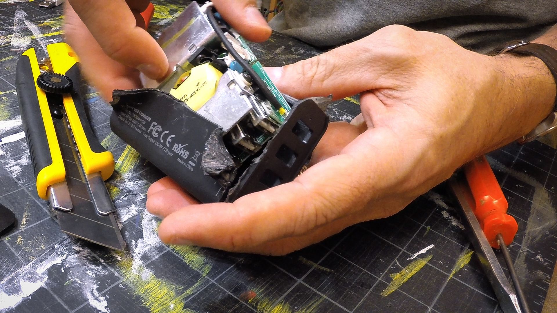 Concrete USB Charging Hub With Storage : 13 Steps (with Pictures ...