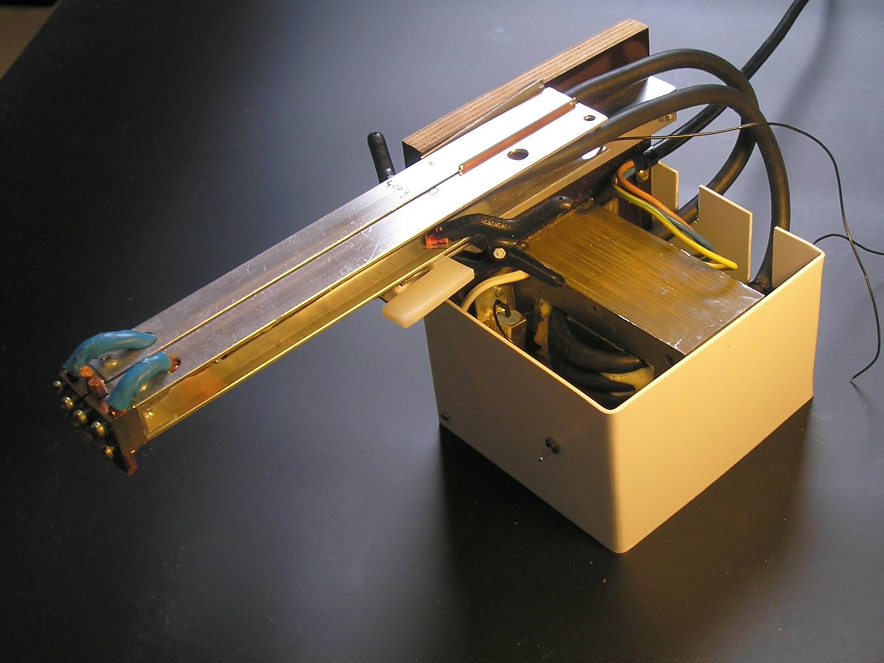DIY Battery Tab Resistance Fine-spot Welder - Instructables