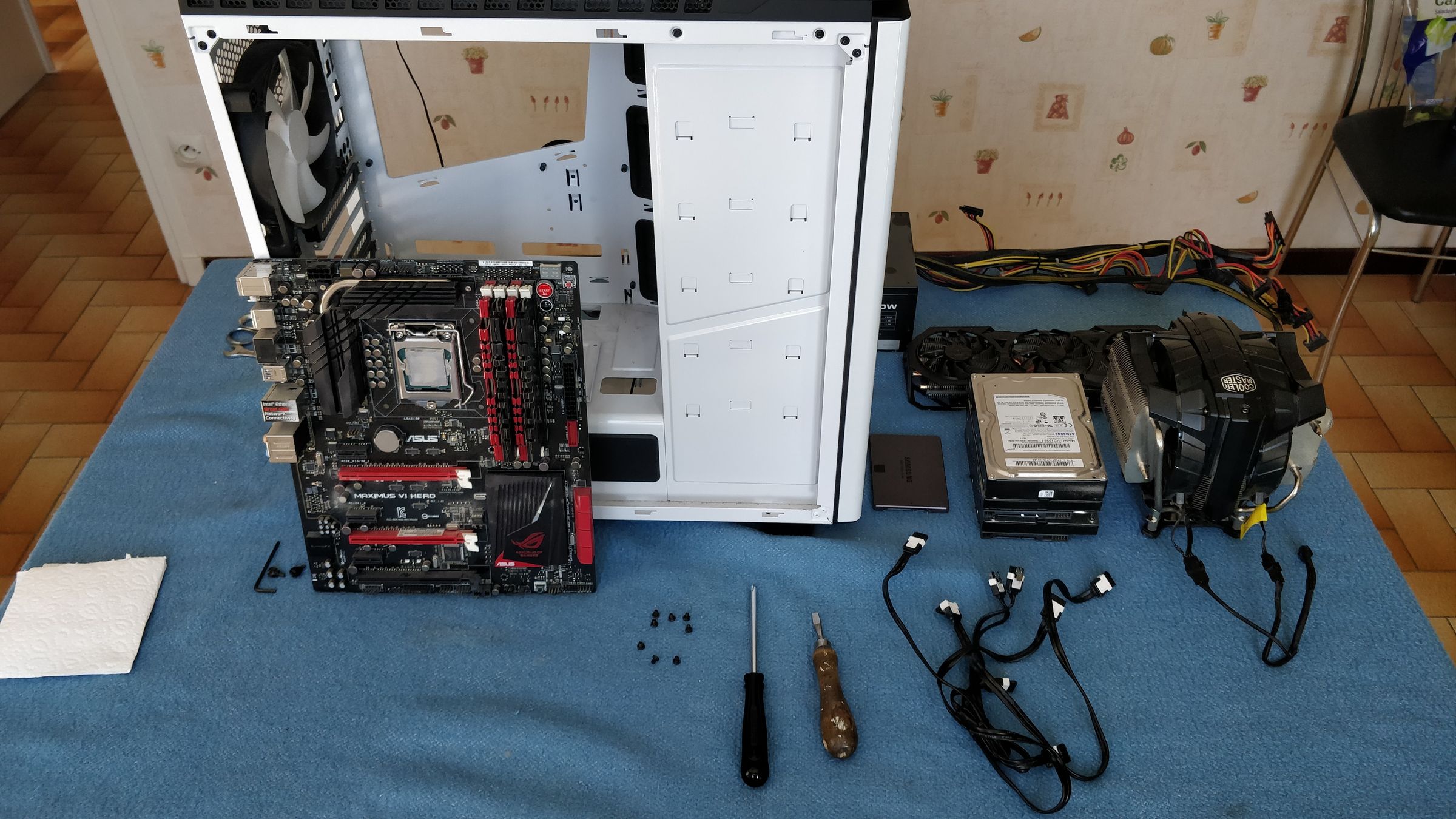 Desk With Built-in Computer and Laptop Height Stand : 10 Steps (with ...