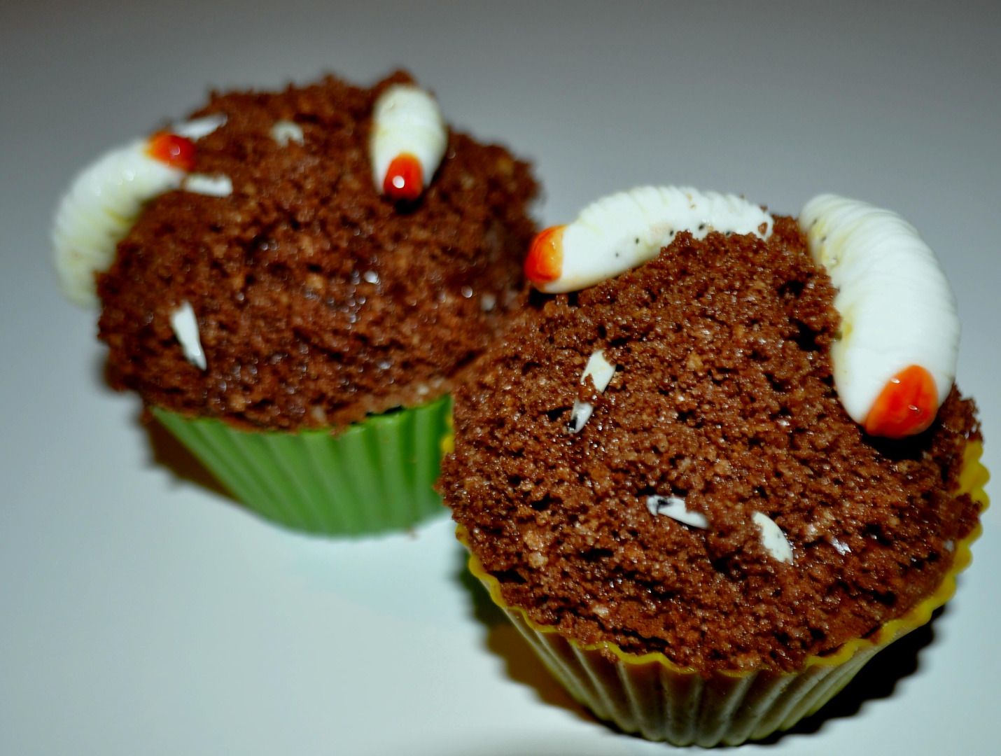 Centipede and Larvae Cupcake : 4 Steps (with Pictures) - Instructables