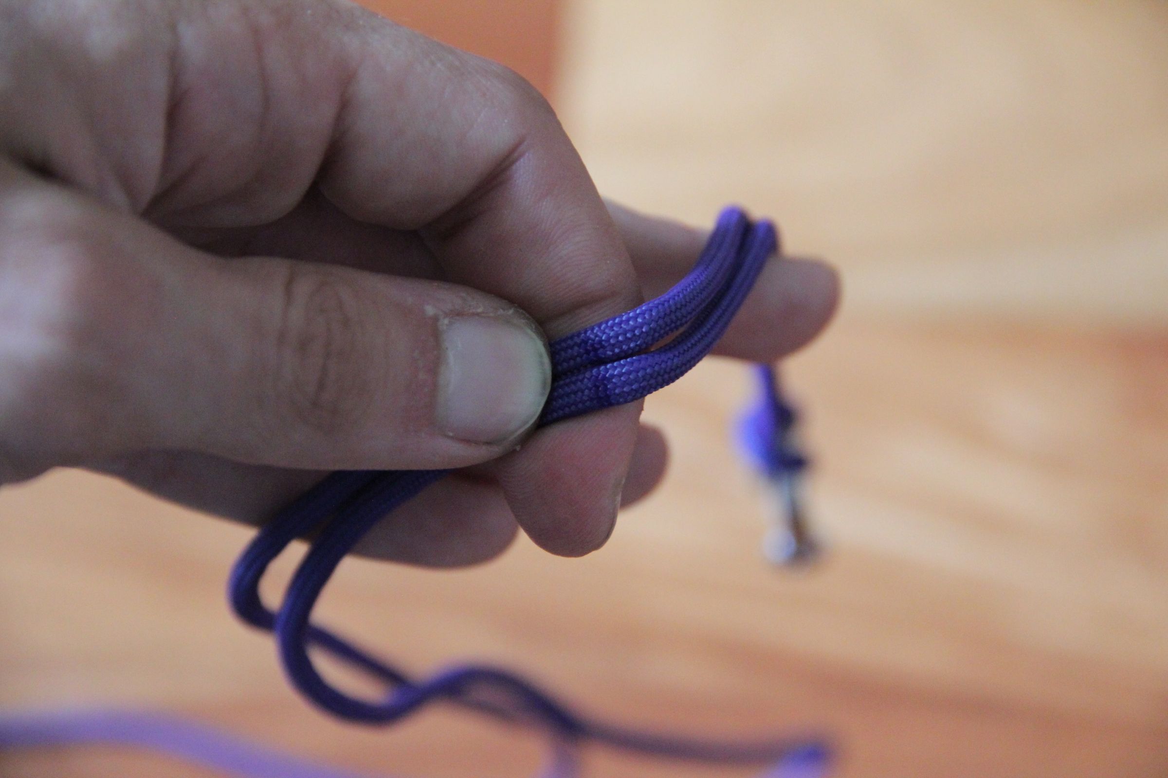 Quick Release Paracord Bracelet : 9 Steps - Instructables