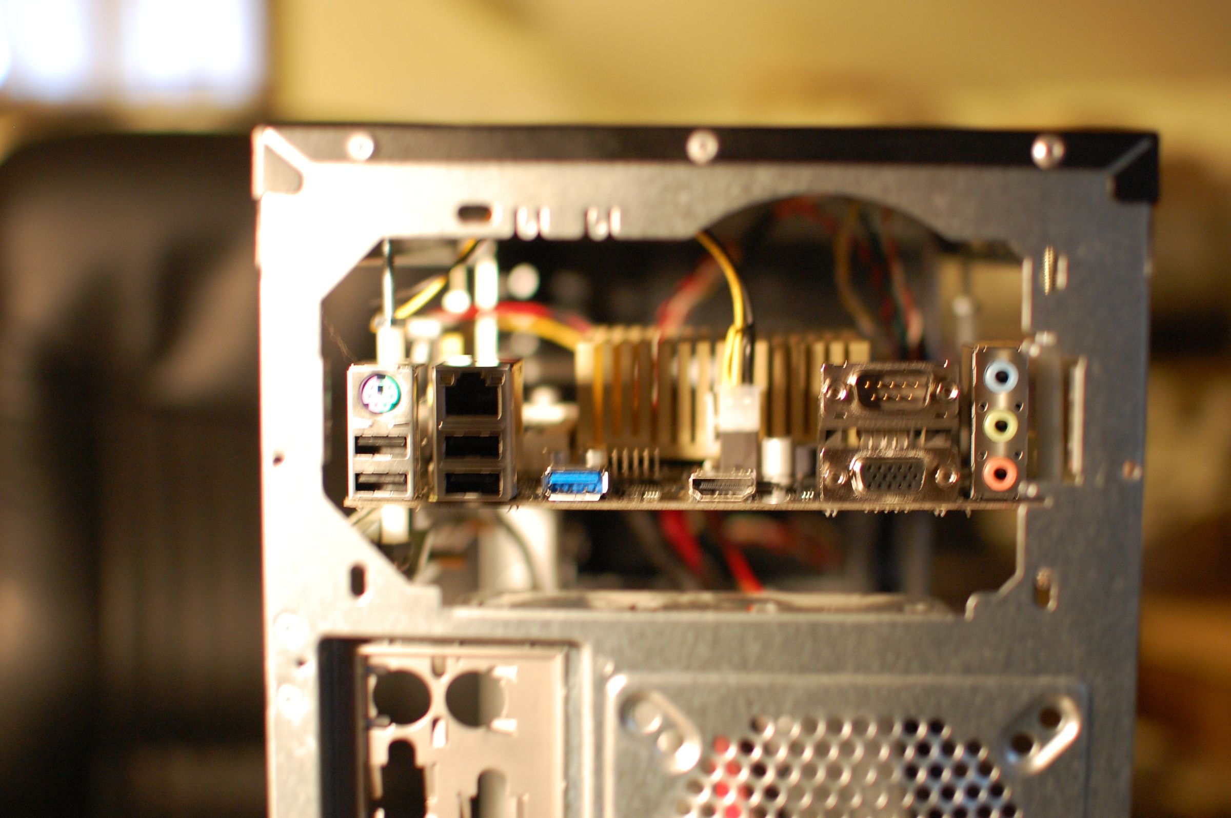 Two Complete Computers in One Case : 3 Steps - Instructables