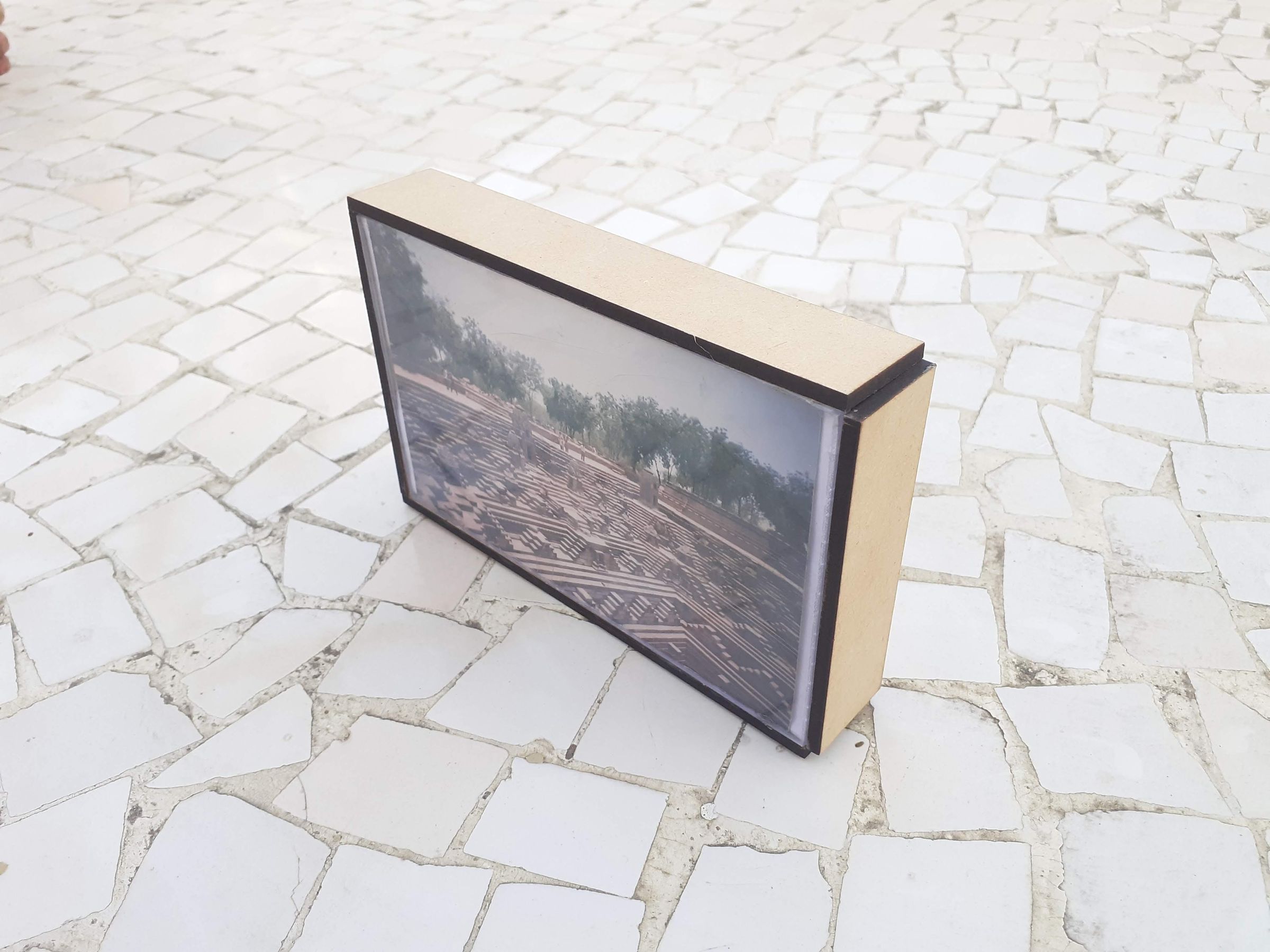 Secret Compartment in Photo Frame : 4 Steps (with Pictures) - Instructables