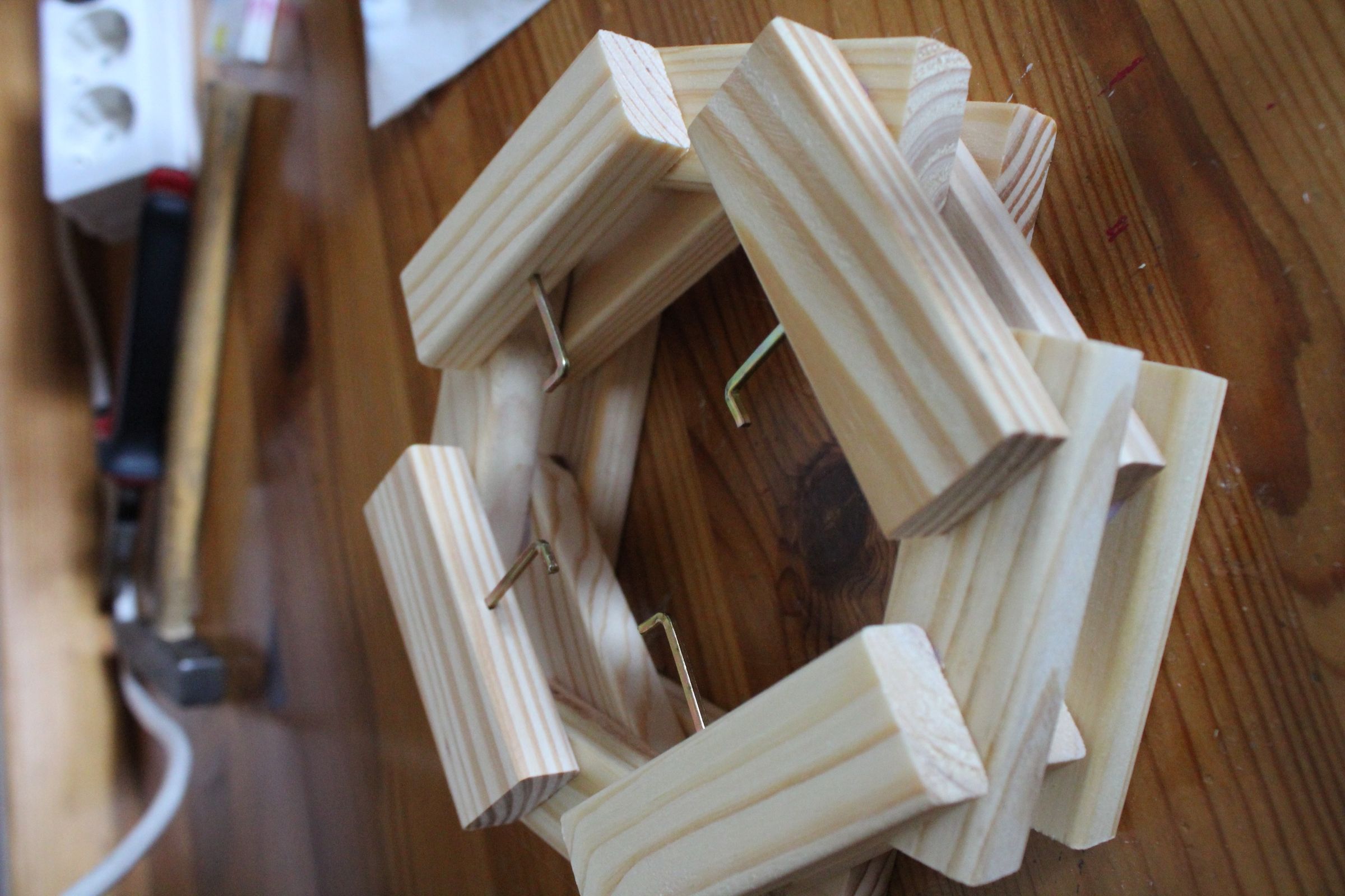 Jenga Lamp DIY : 5 Steps - Instructables