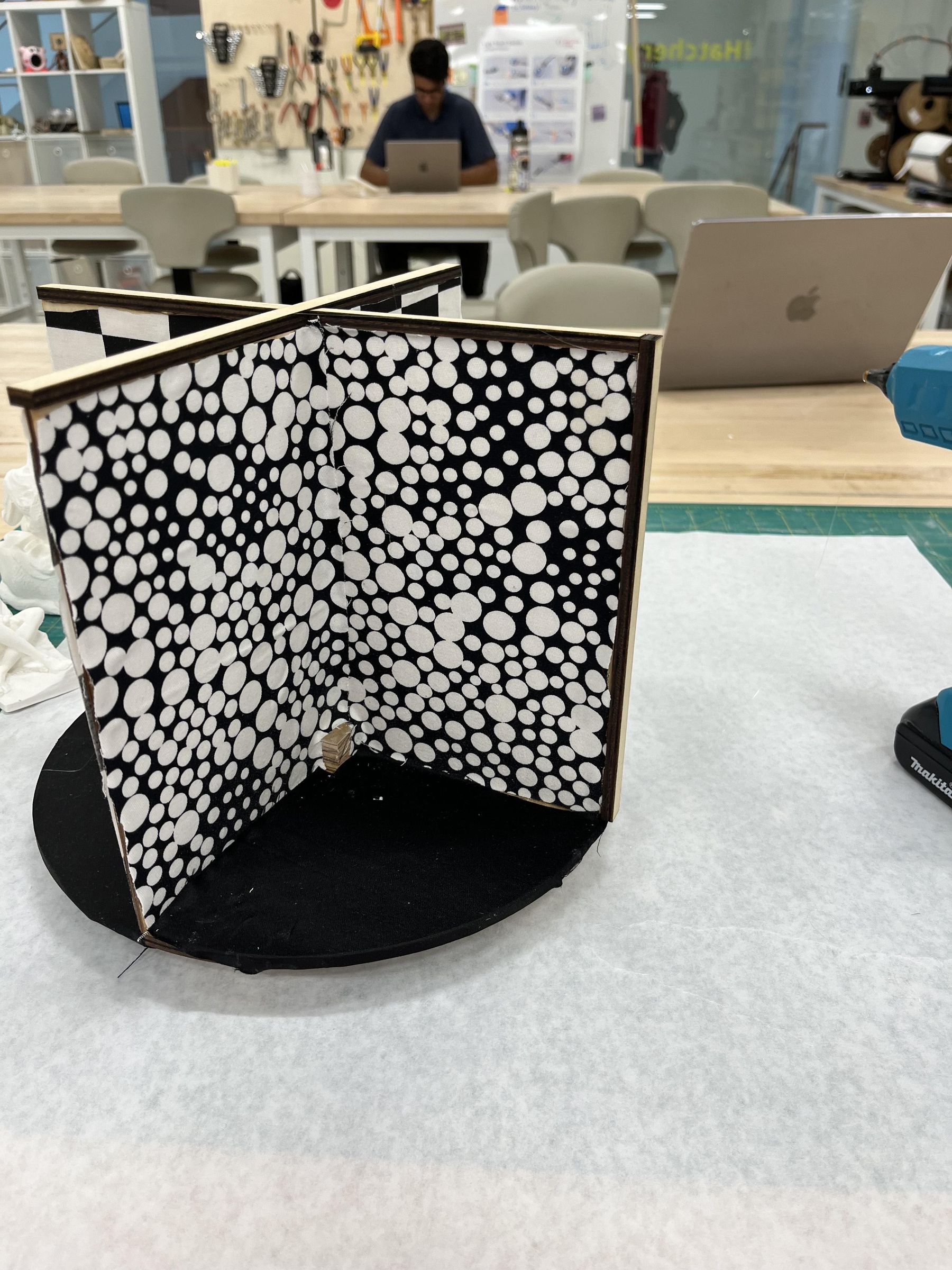 Rotating Museum Gallery : 10 Steps (with Pictures) - Instructables