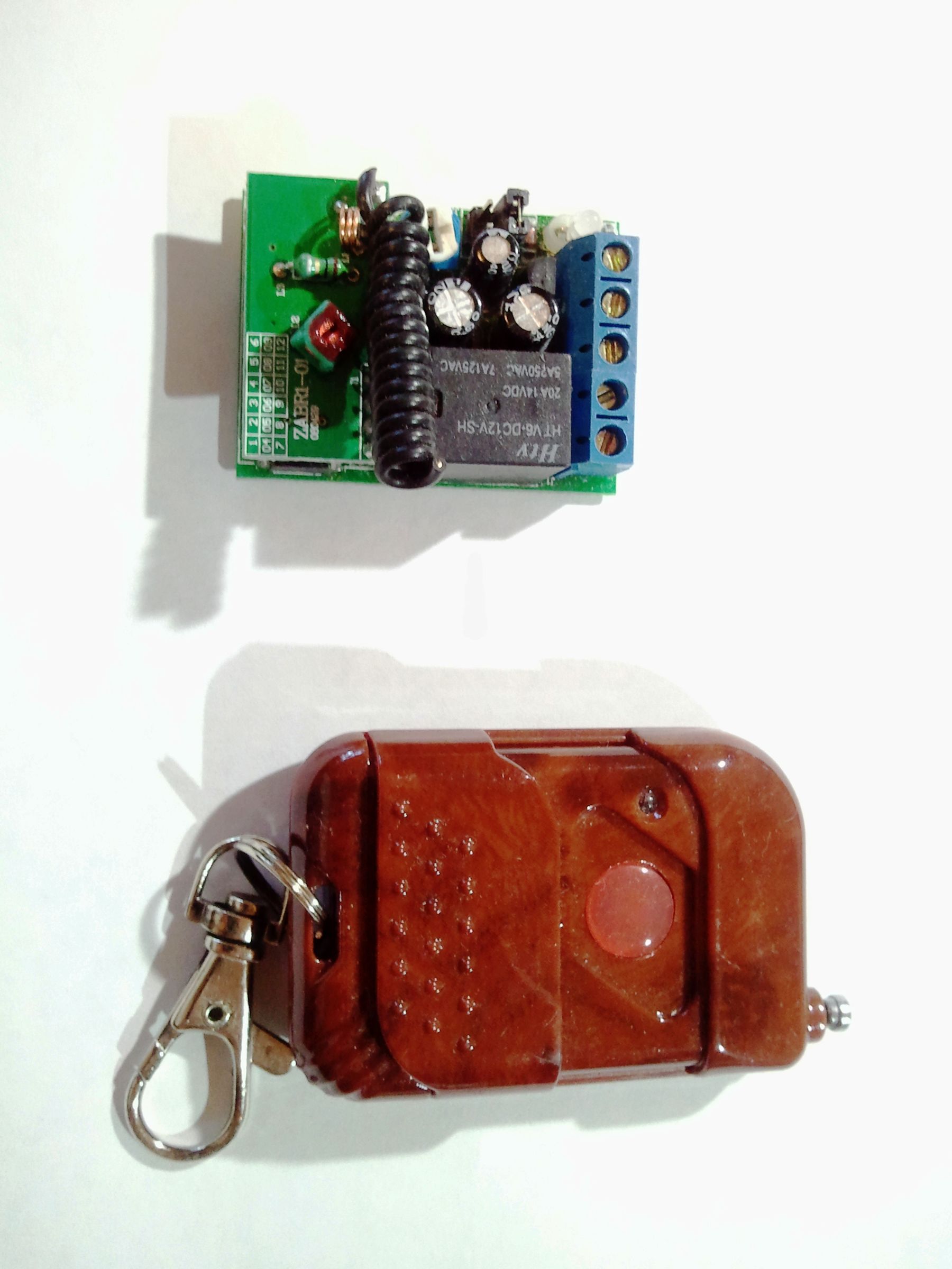 Install an Extra Garage Door Remote : 4 Steps - Instructables