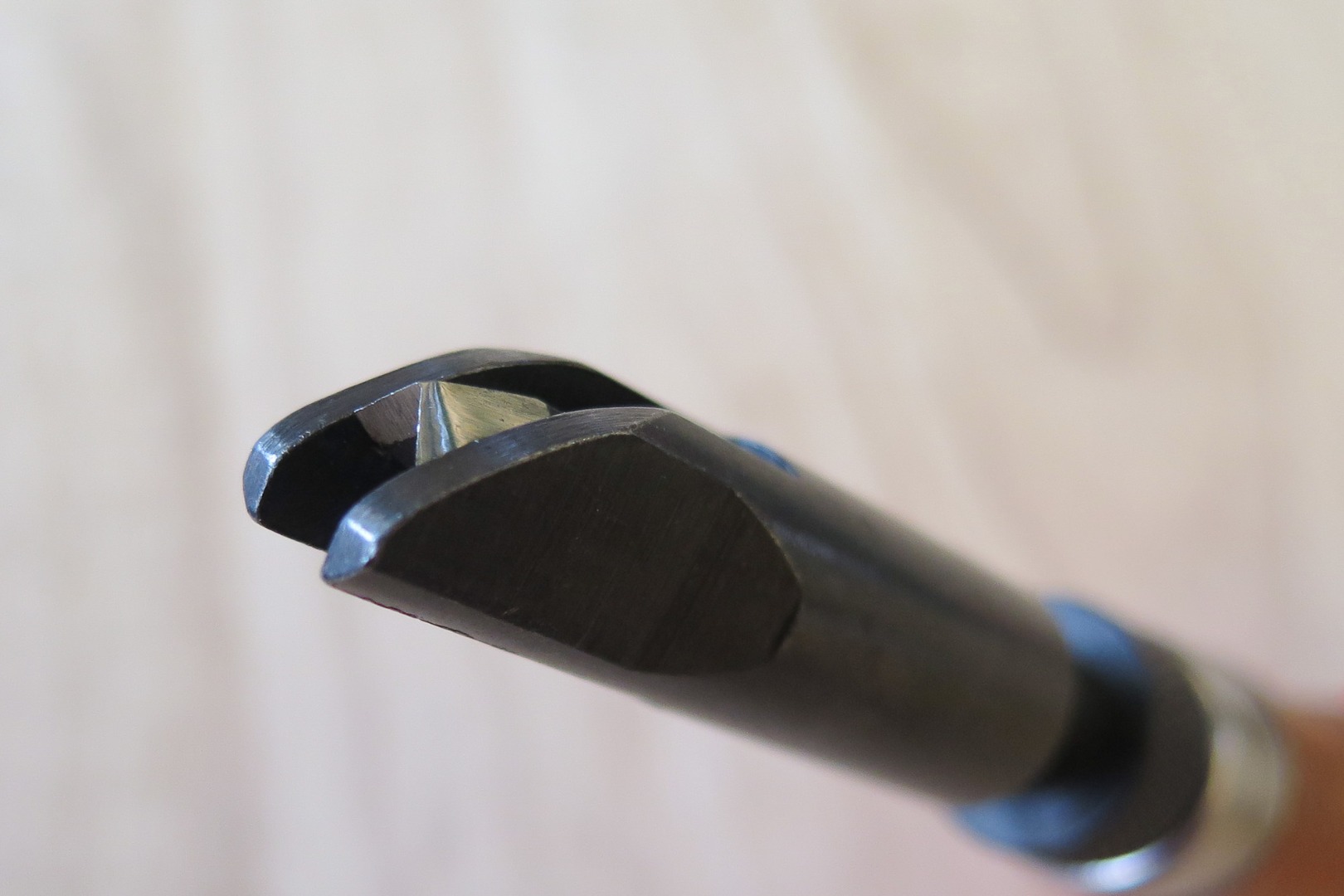 Gouging and Folding Leather : 6 Steps - Instructables