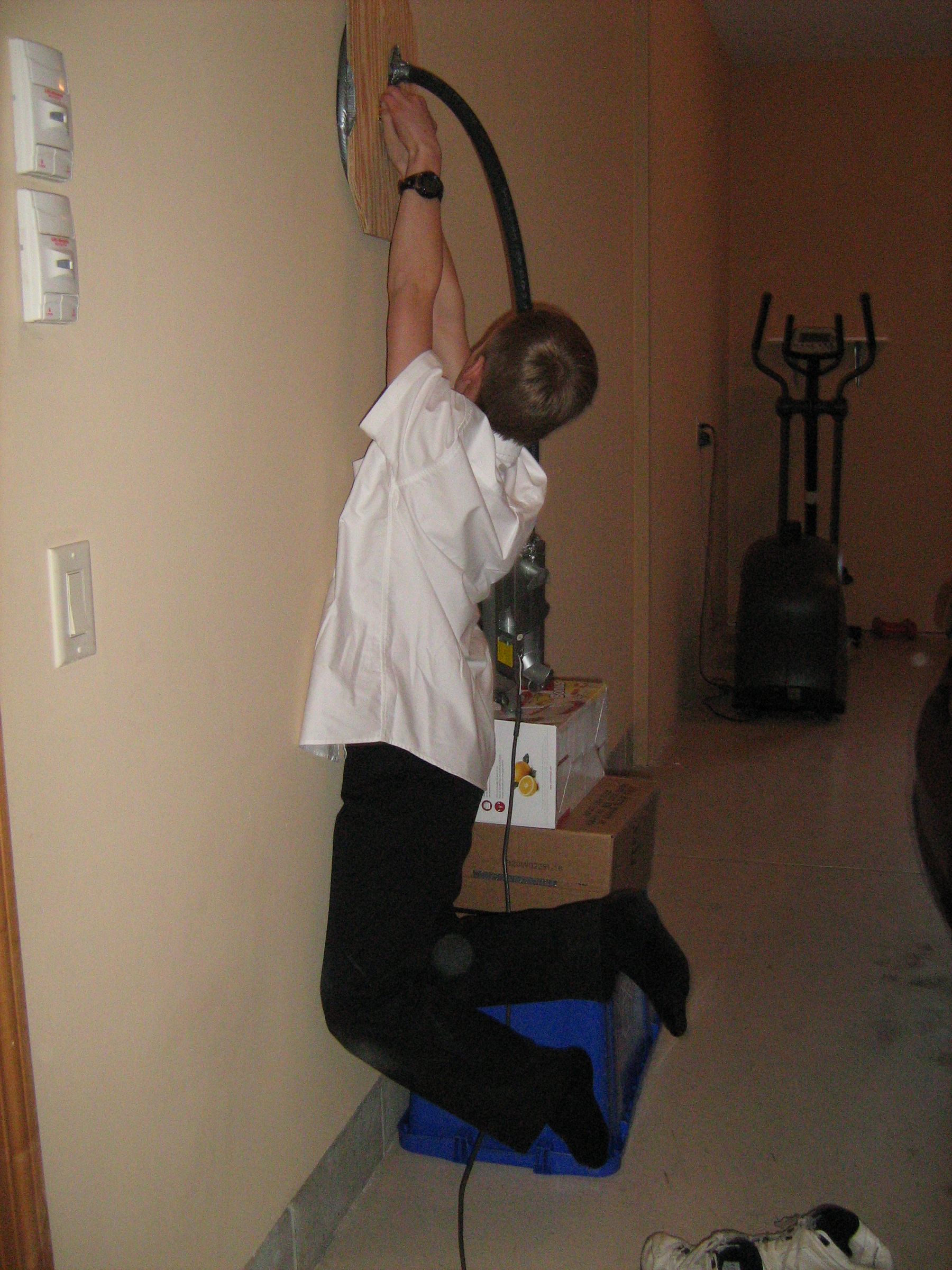 How to Climb Up Walls : 5 Steps - Instructables