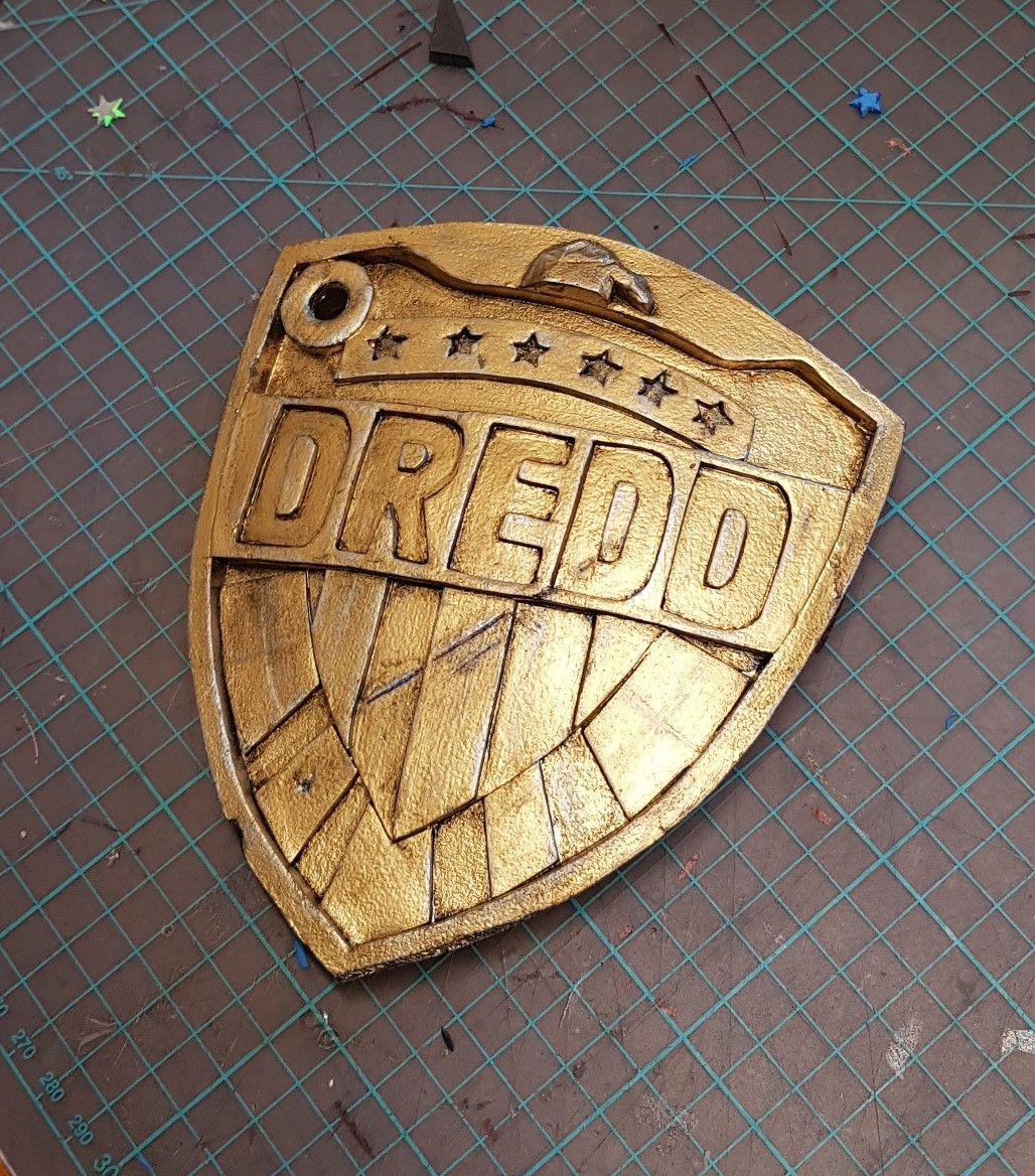 Judge Dredd Badge - Instructables