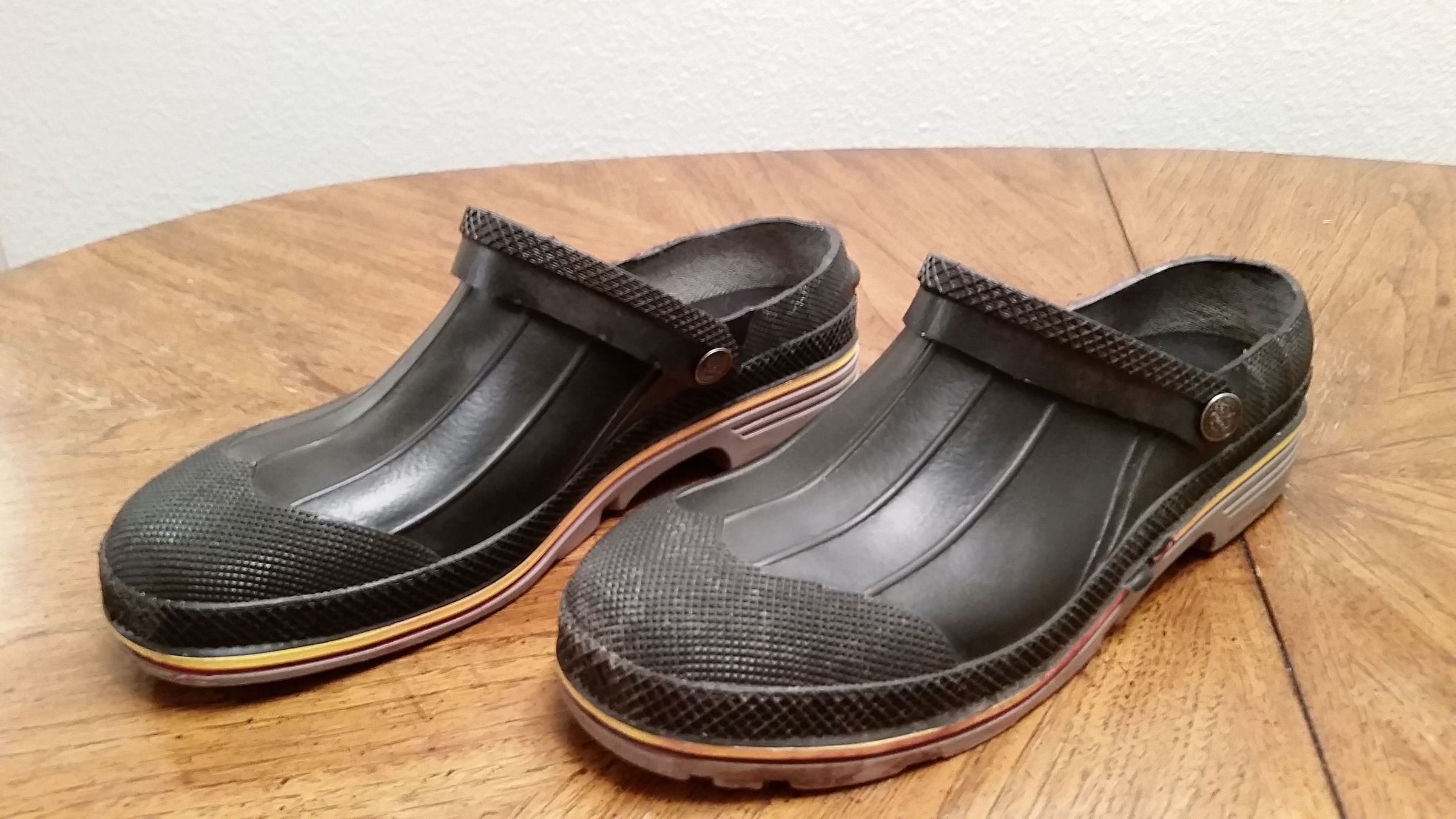 Repurposed Boots Into "Crocs" : 8 Steps (with Pictures) - Instructables