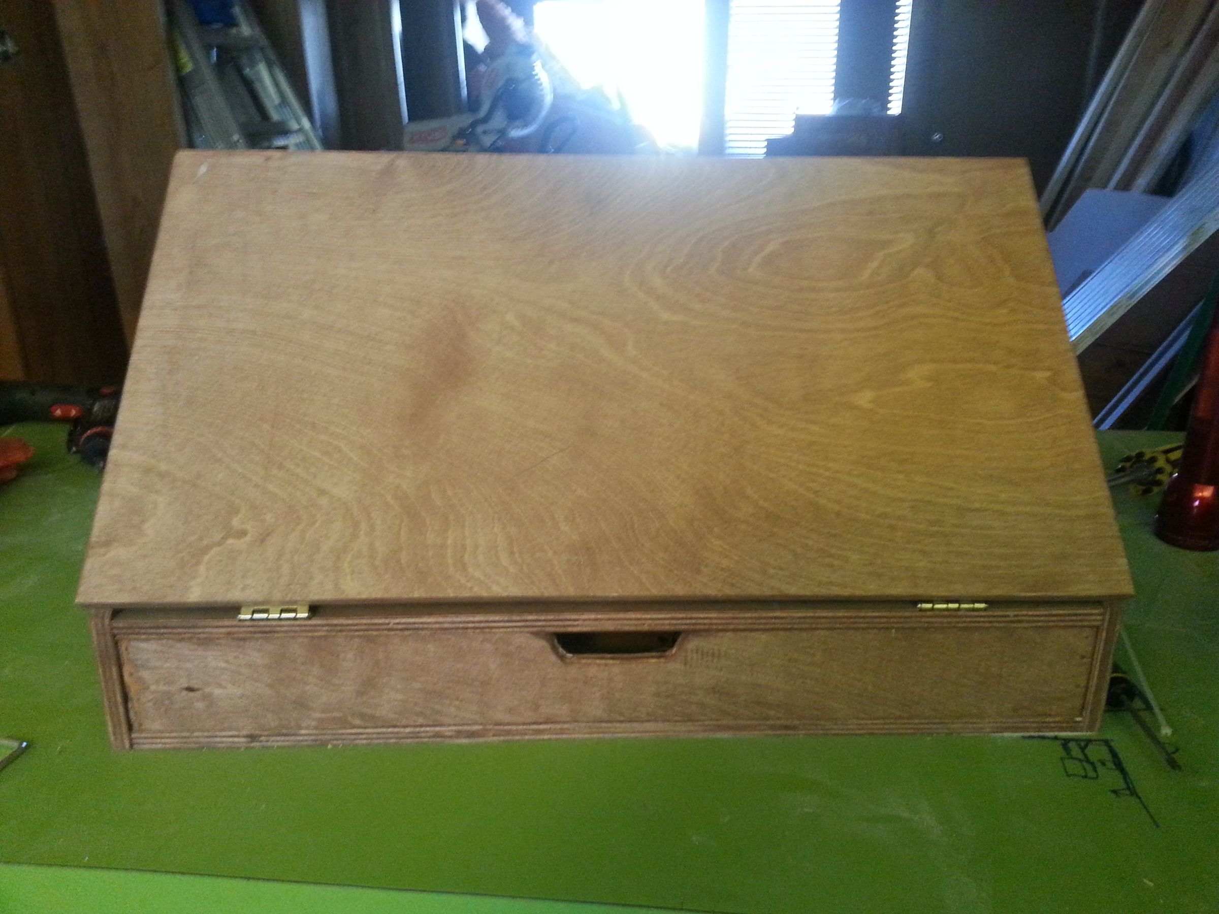 Portable Work Station : 6 Steps - Instructables