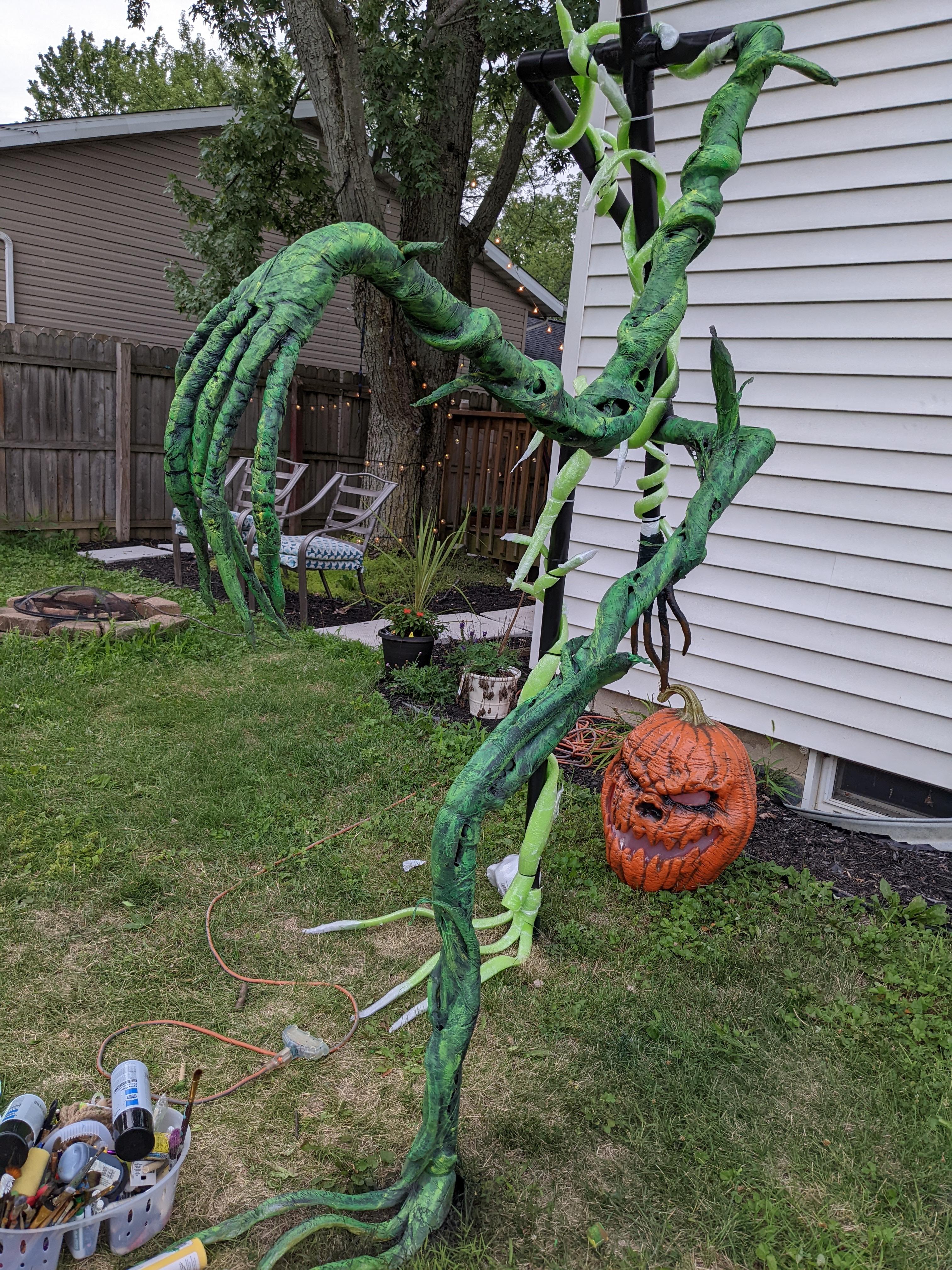 DIY 12ft Grimacing Pumpkin Monster Halloween Prop /Decoration : 5 Steps ...