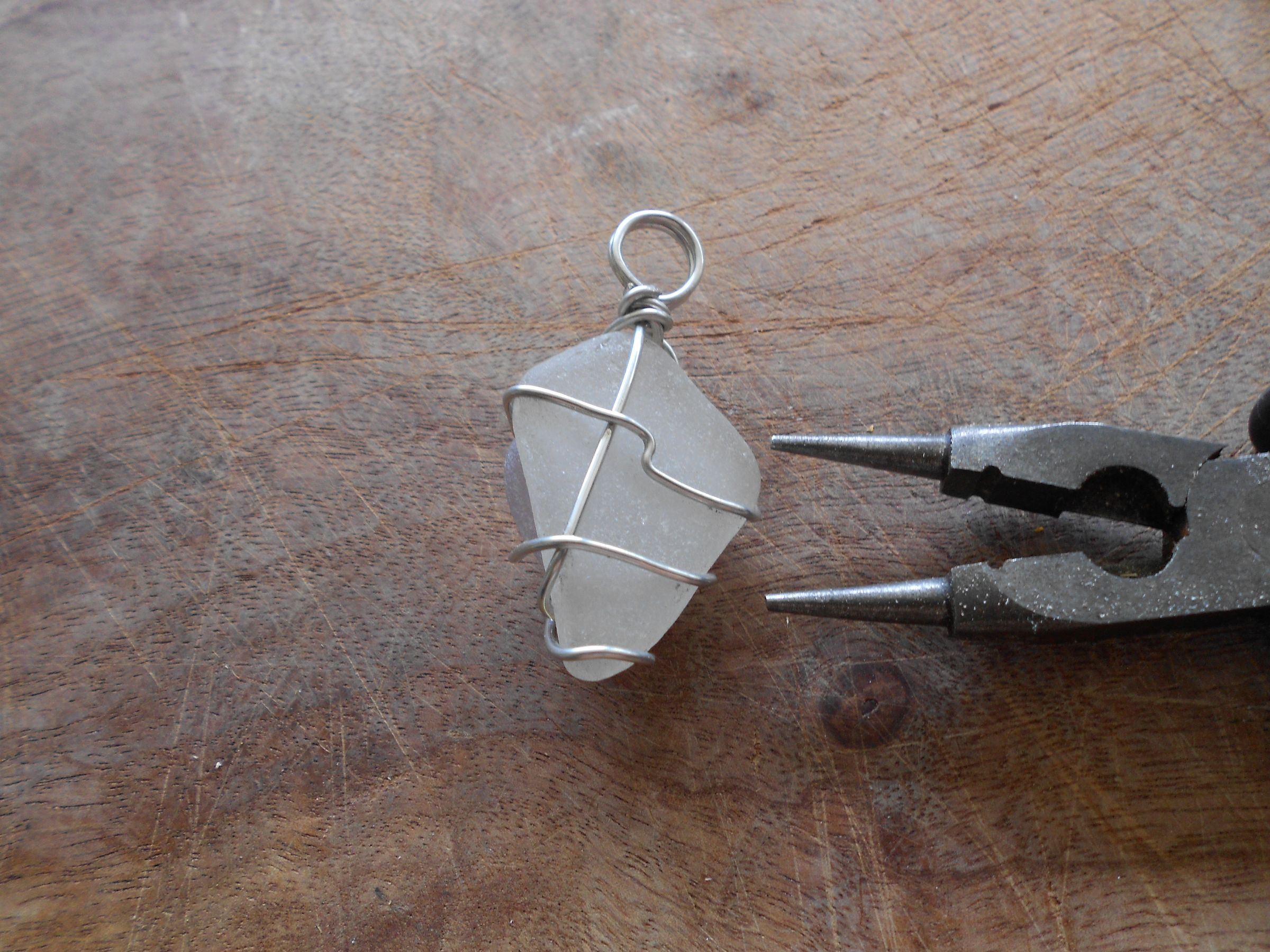 Wire Wrapped Pendants, the Easy Way : 10 Steps (with Pictures ...