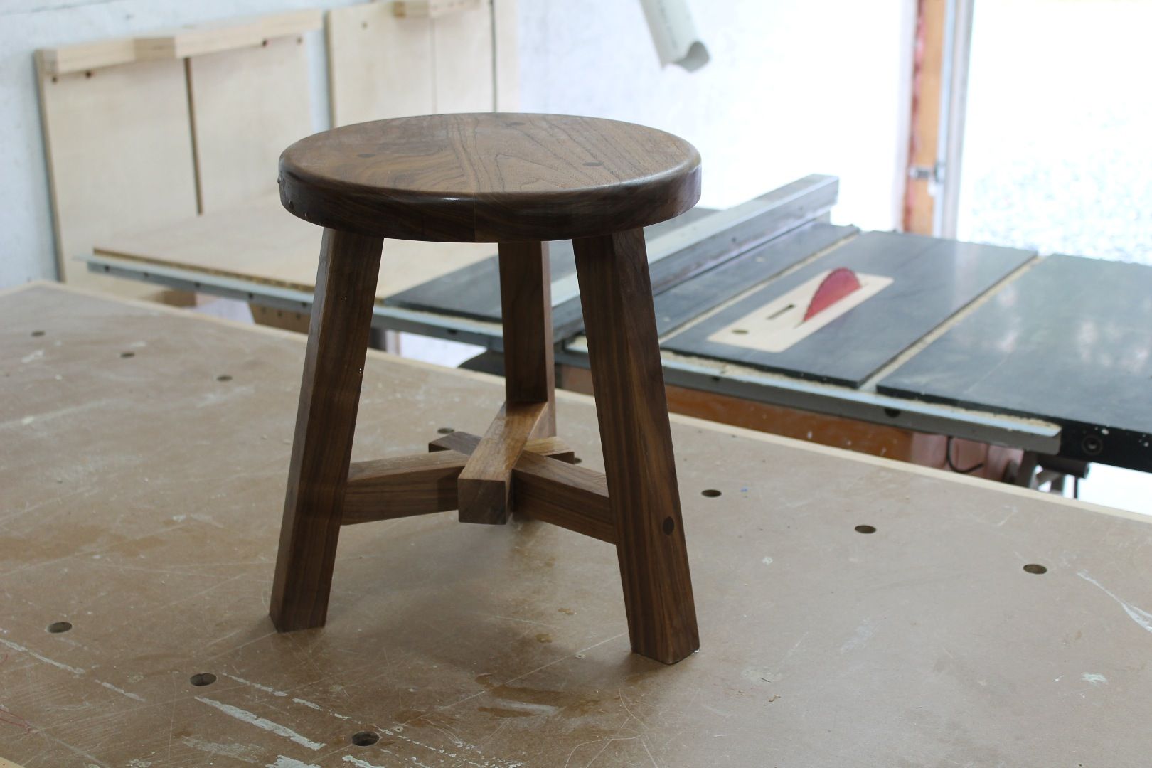 3 Way Lap Joint Stool!!! : 7 Steps (with Pictures) - Instructables