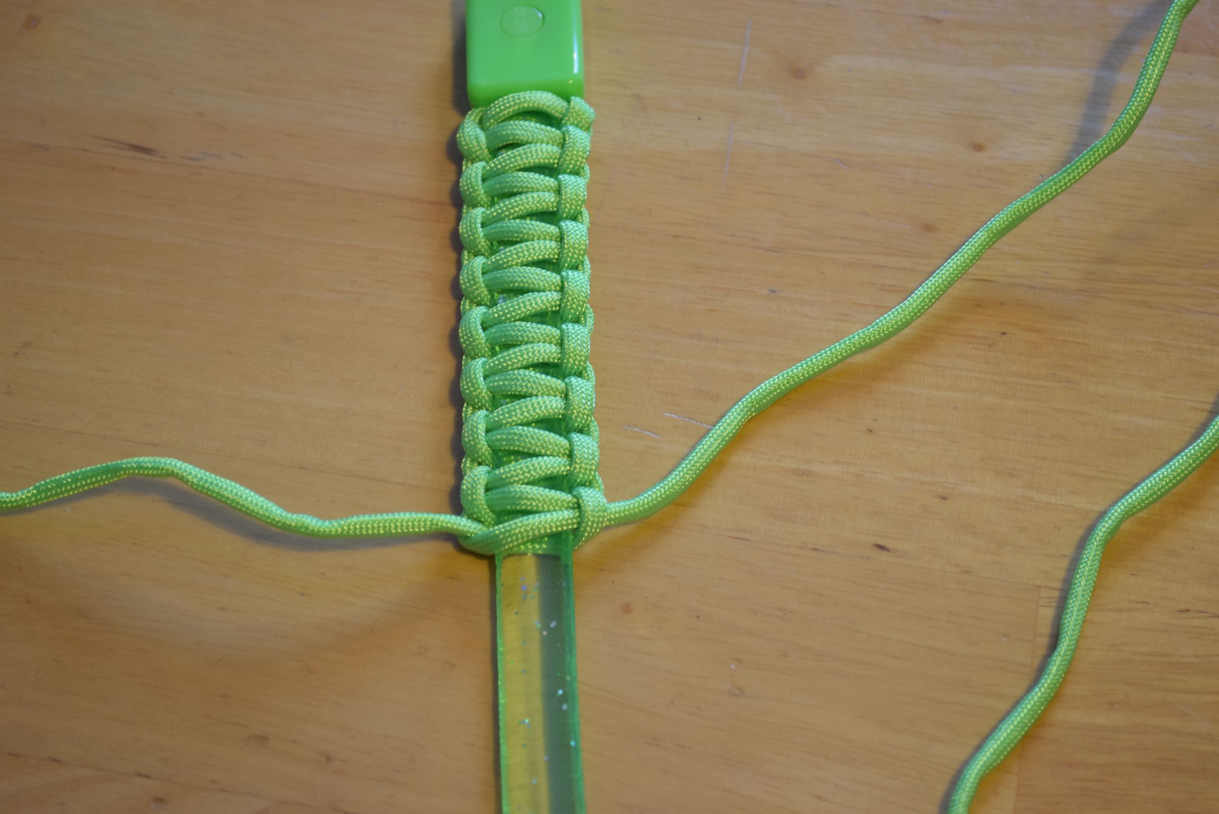 How to Make a Flashing LED Paracord Bracelet : 7 Steps (with Pictures ...