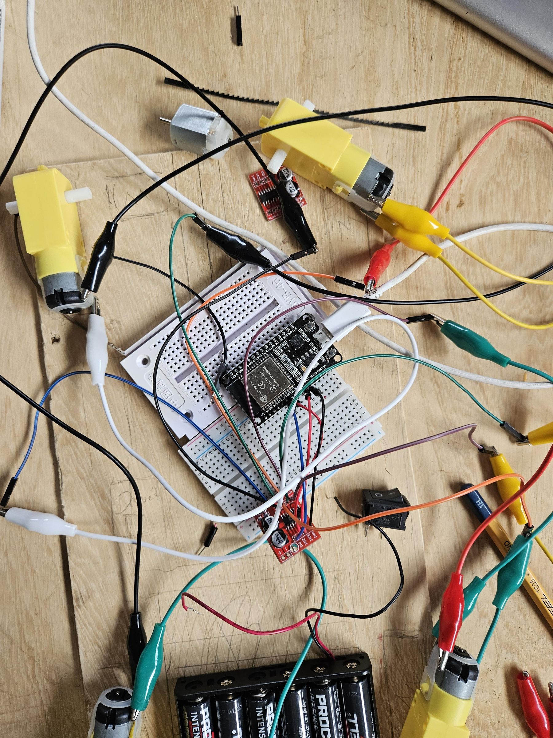 Boxxer the Battle Bot. (Esp32) : 9 Steps - Instructables