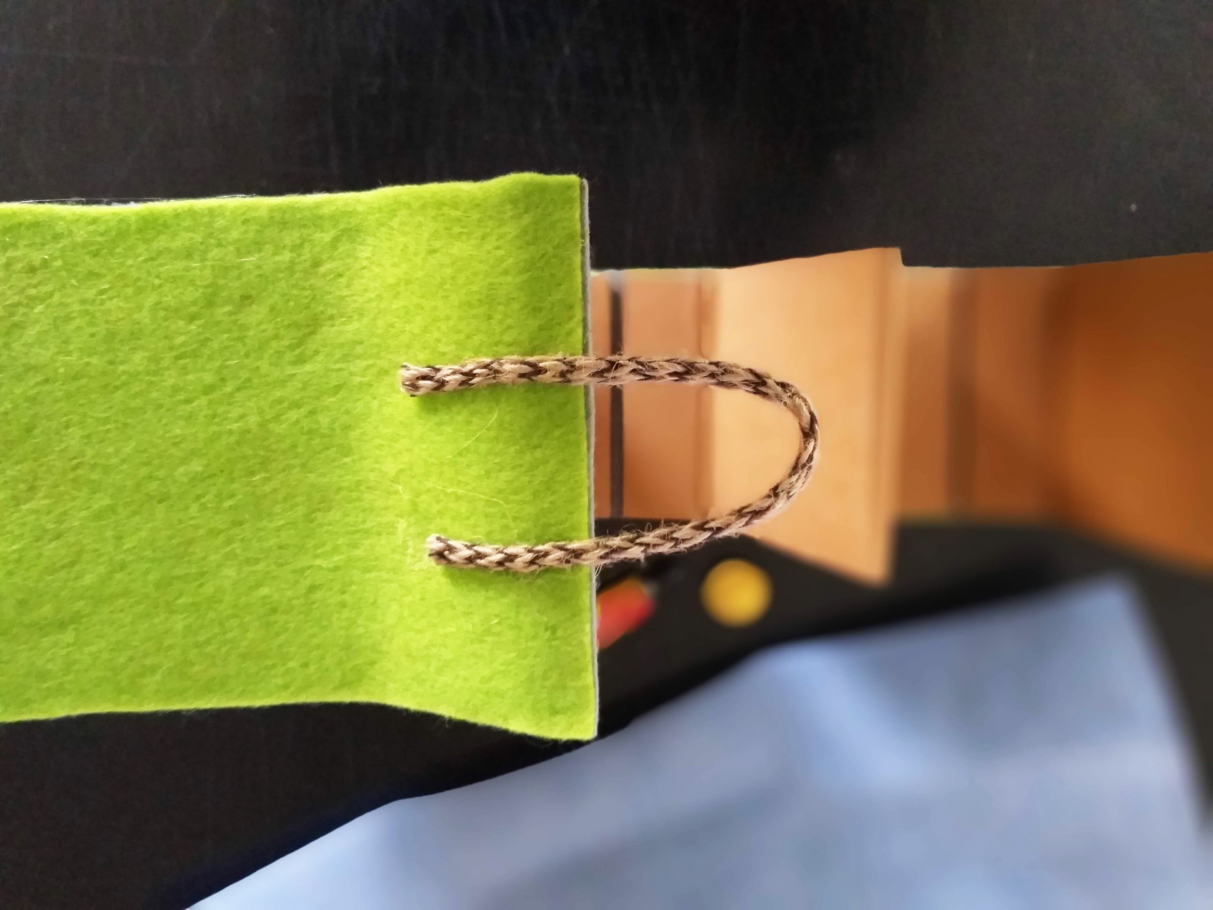 Cardboard Book Stand : 8 Steps (with Pictures) - Instructables