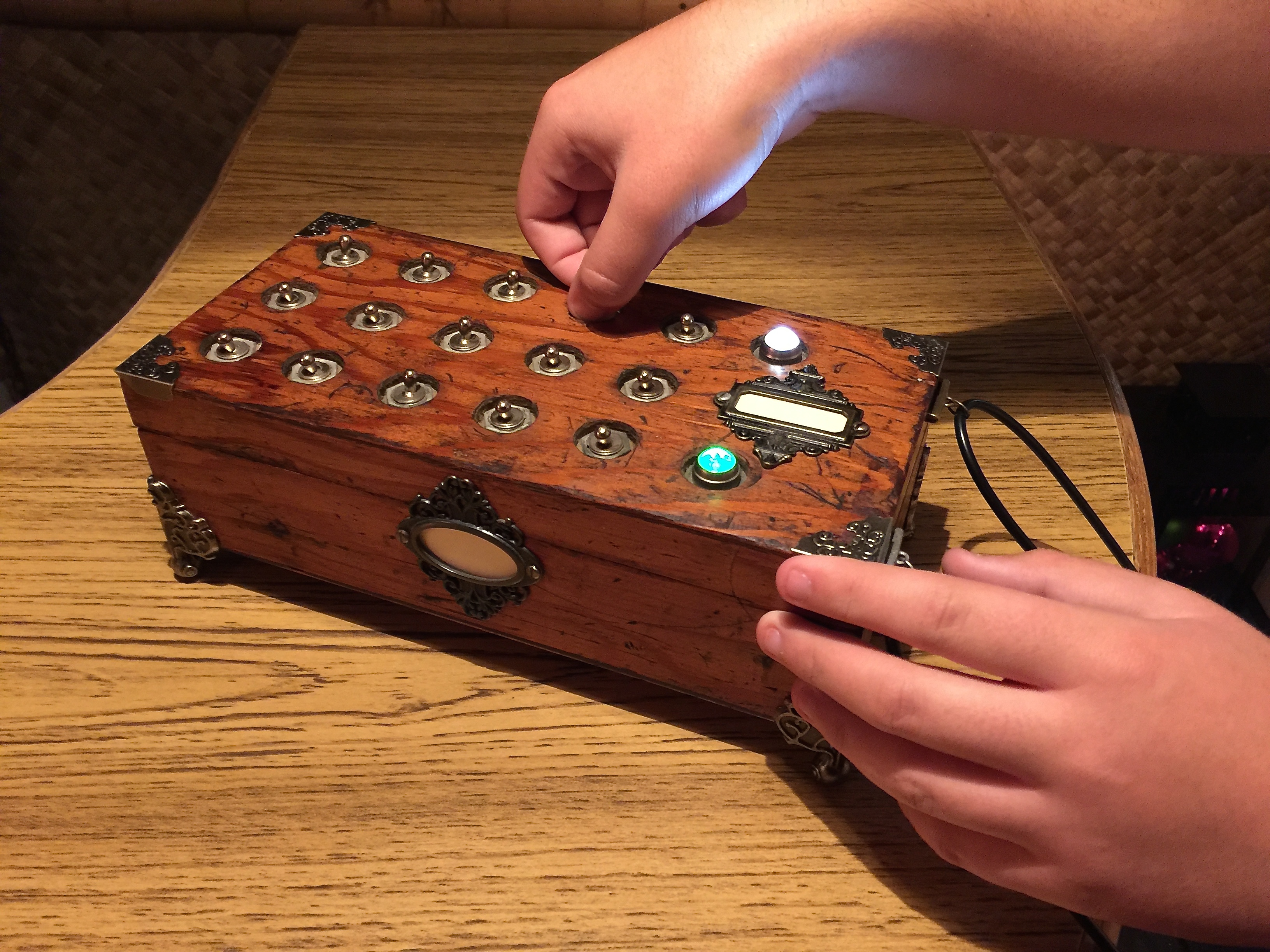 The Christmas Box : 24 Steps (with Pictures) - Instructables