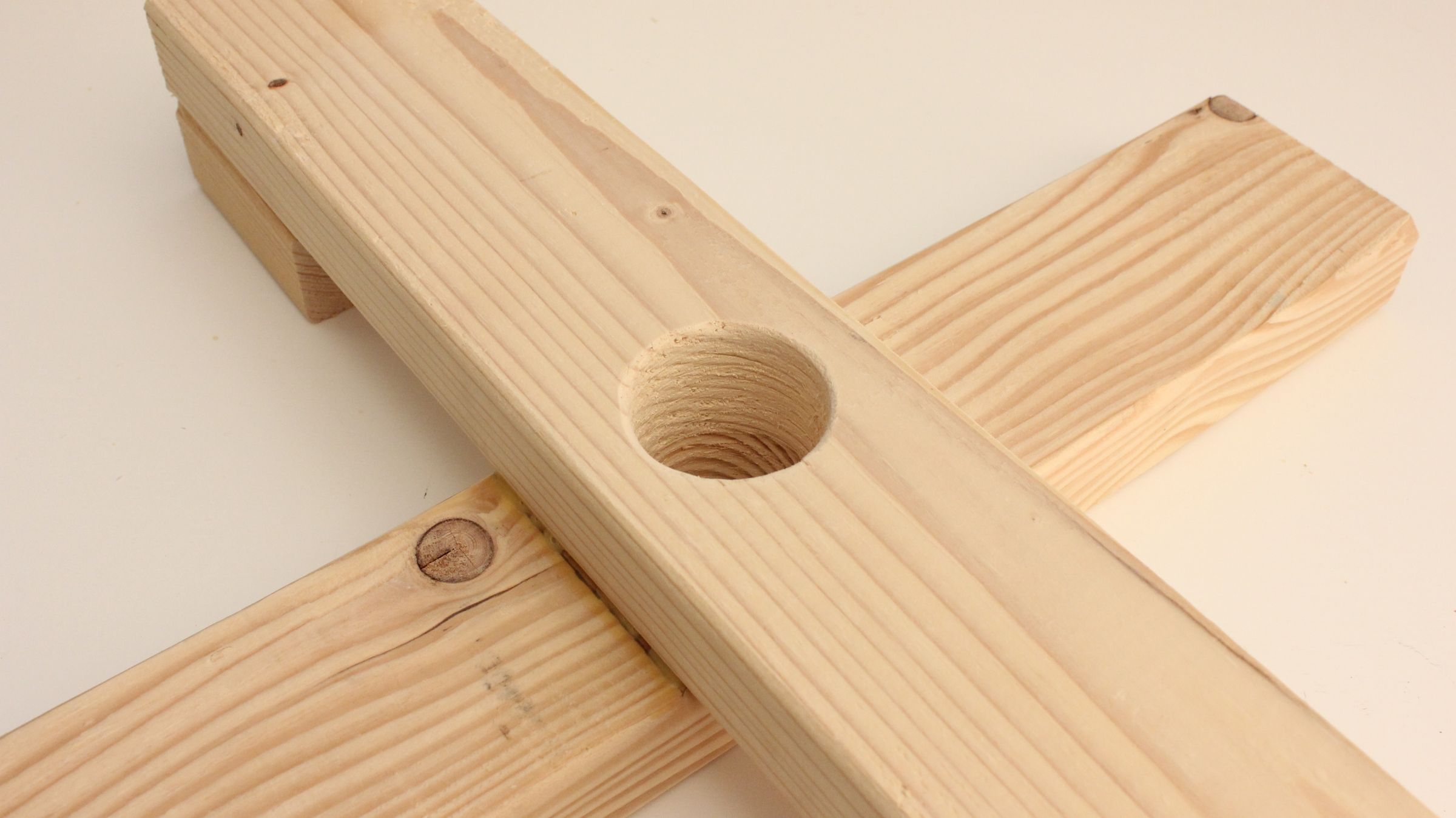 How to Make a Festivus Pole : 8 Steps (with Pictures) - Instructables