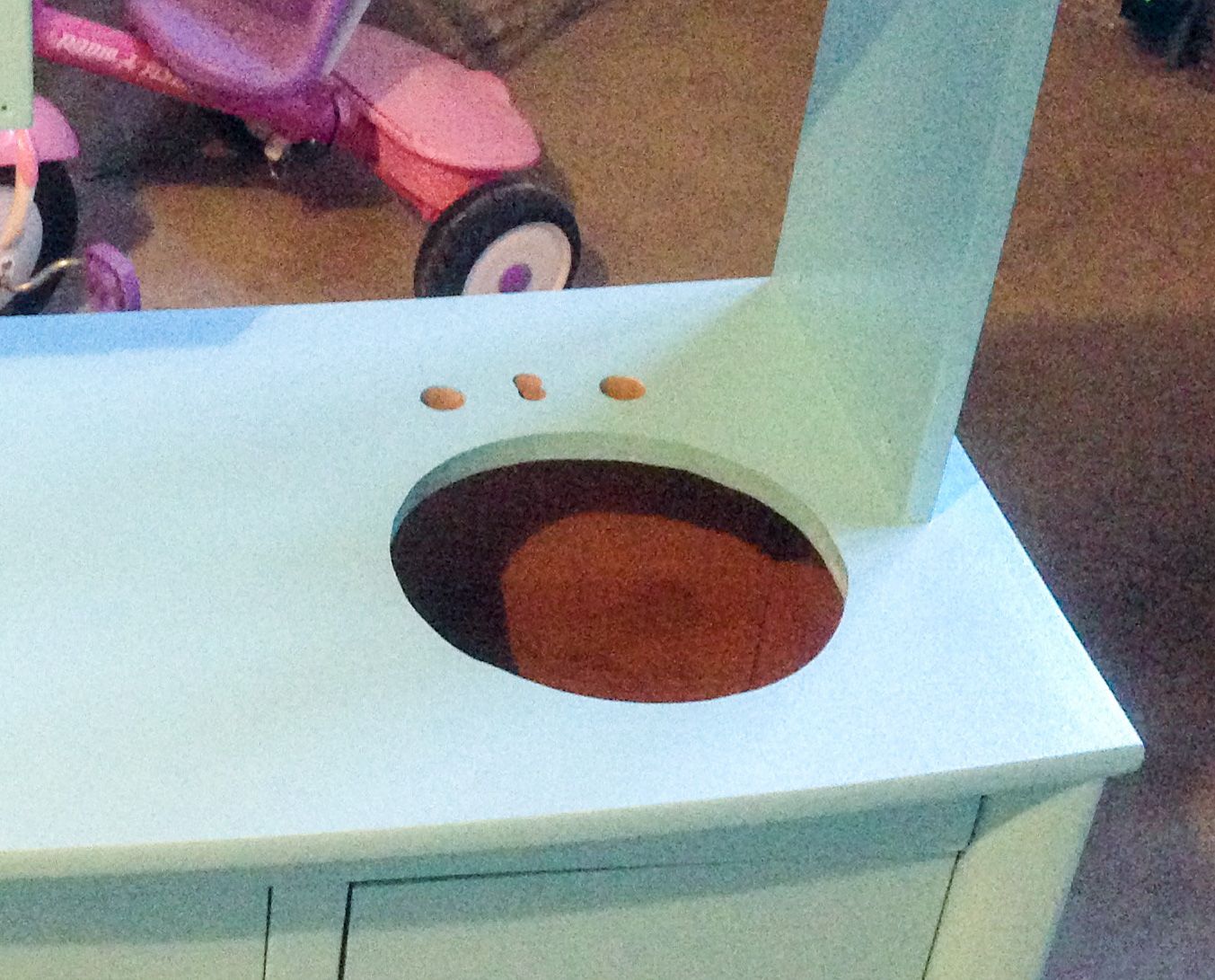 Kid Play Kitchen From an Old Computer Desk : 12 Steps (with Pictures ...