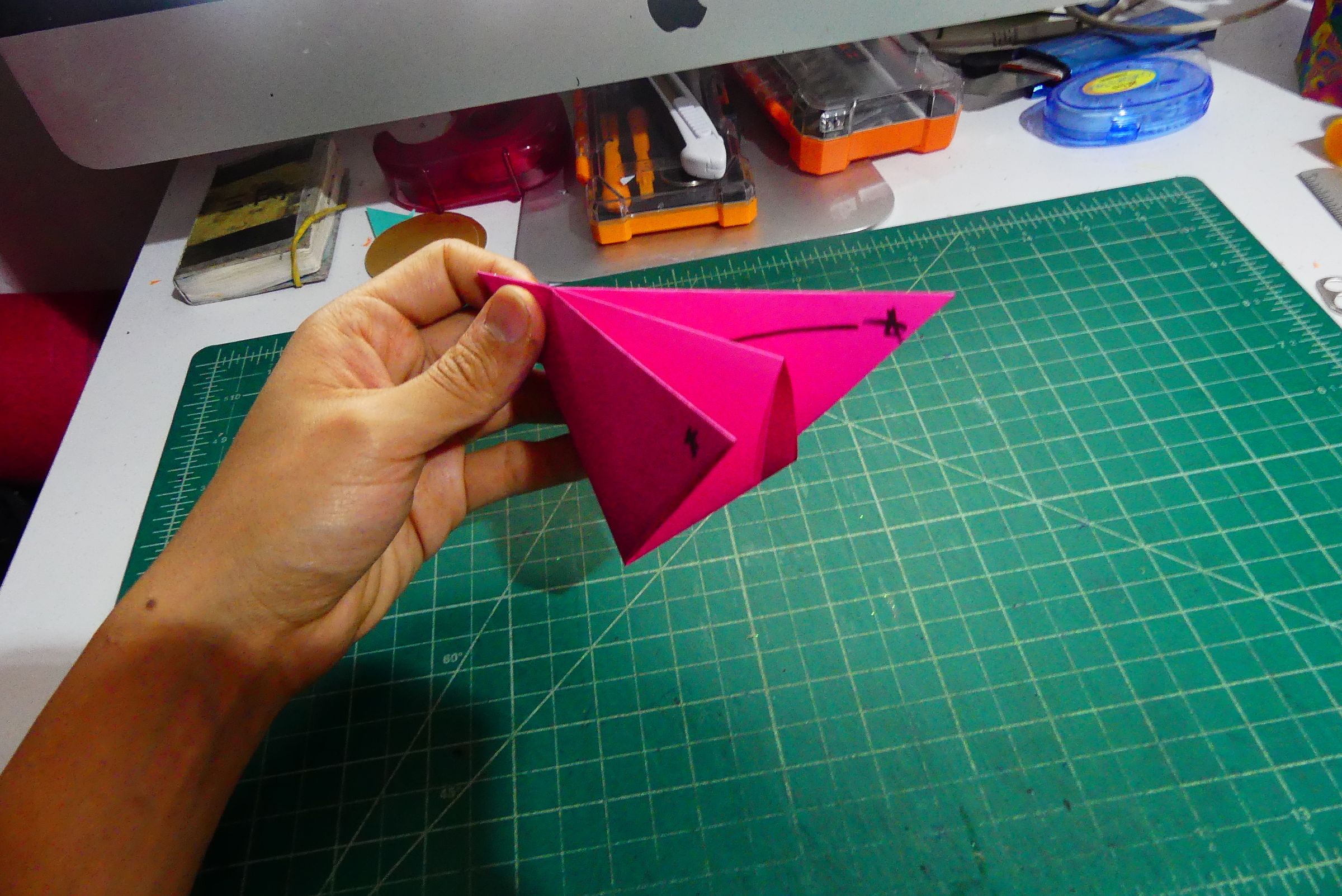 Gigant Origami Thunder. : 4 Steps - Instructables