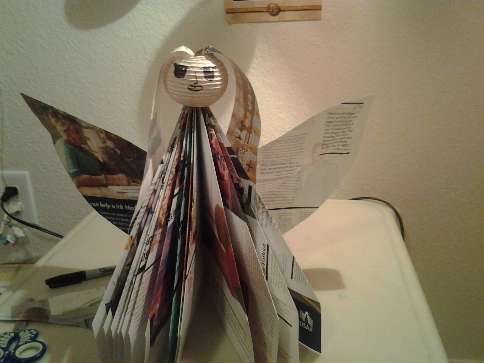 Magazine Christmas Angel : 5 Steps - Instructables
