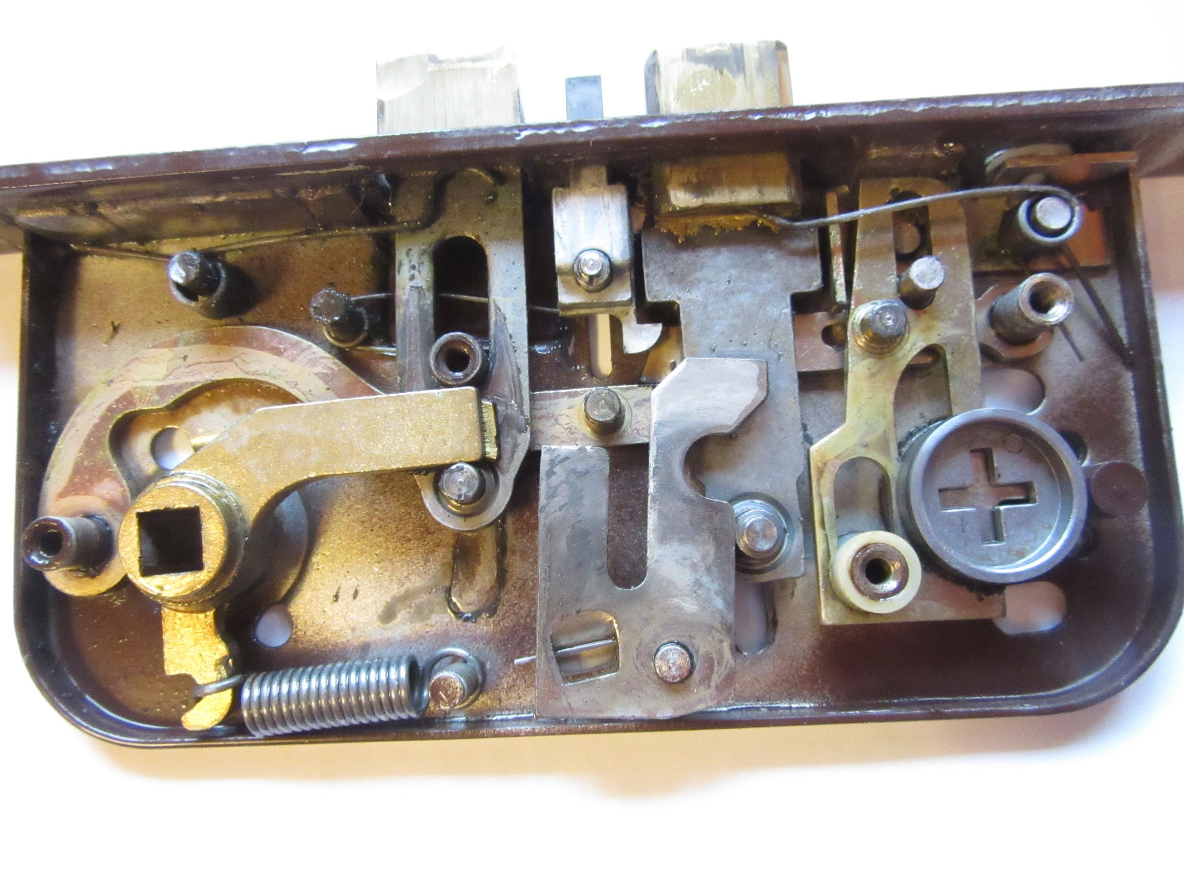 How to Disassemble a Boda 4235 Lock Case (Abloy 4235) : 5 Steps ...
