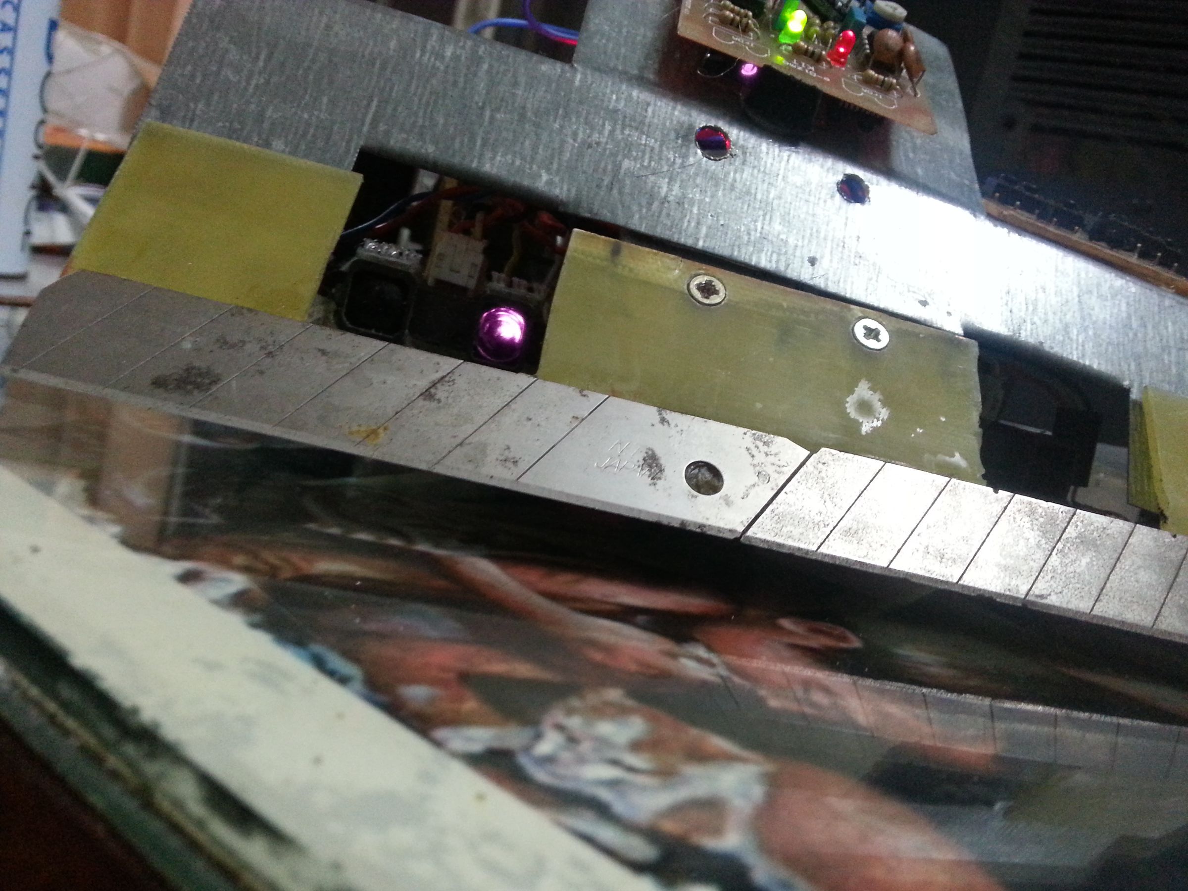 DIY Multipurpose Robot (Sumobot, Spybot, Mazebot, Bluetooth...) : 12 ...