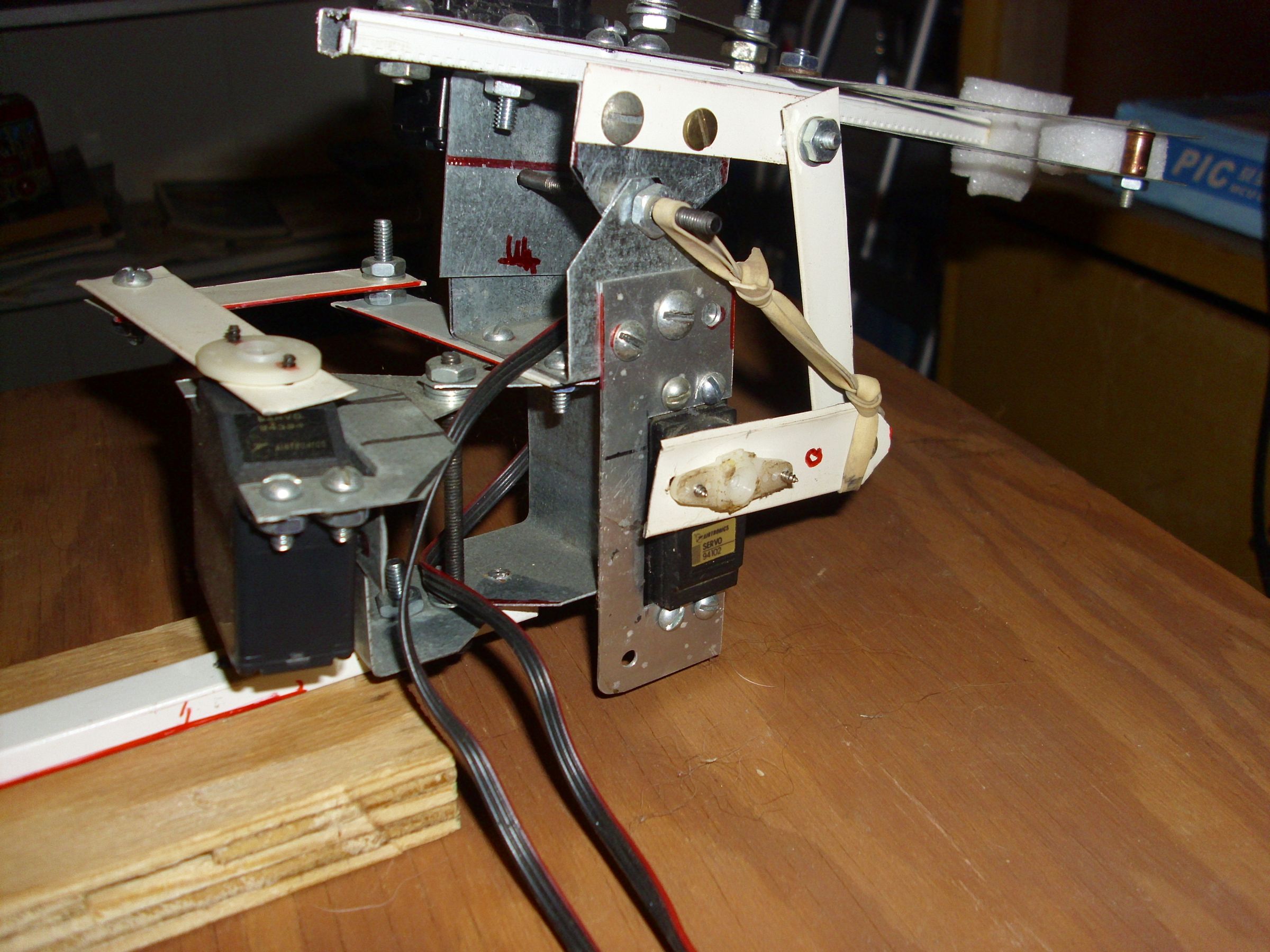 Bend Metal to Construct Servo & Motor Brackets, for Robotics : 4 Steps ...