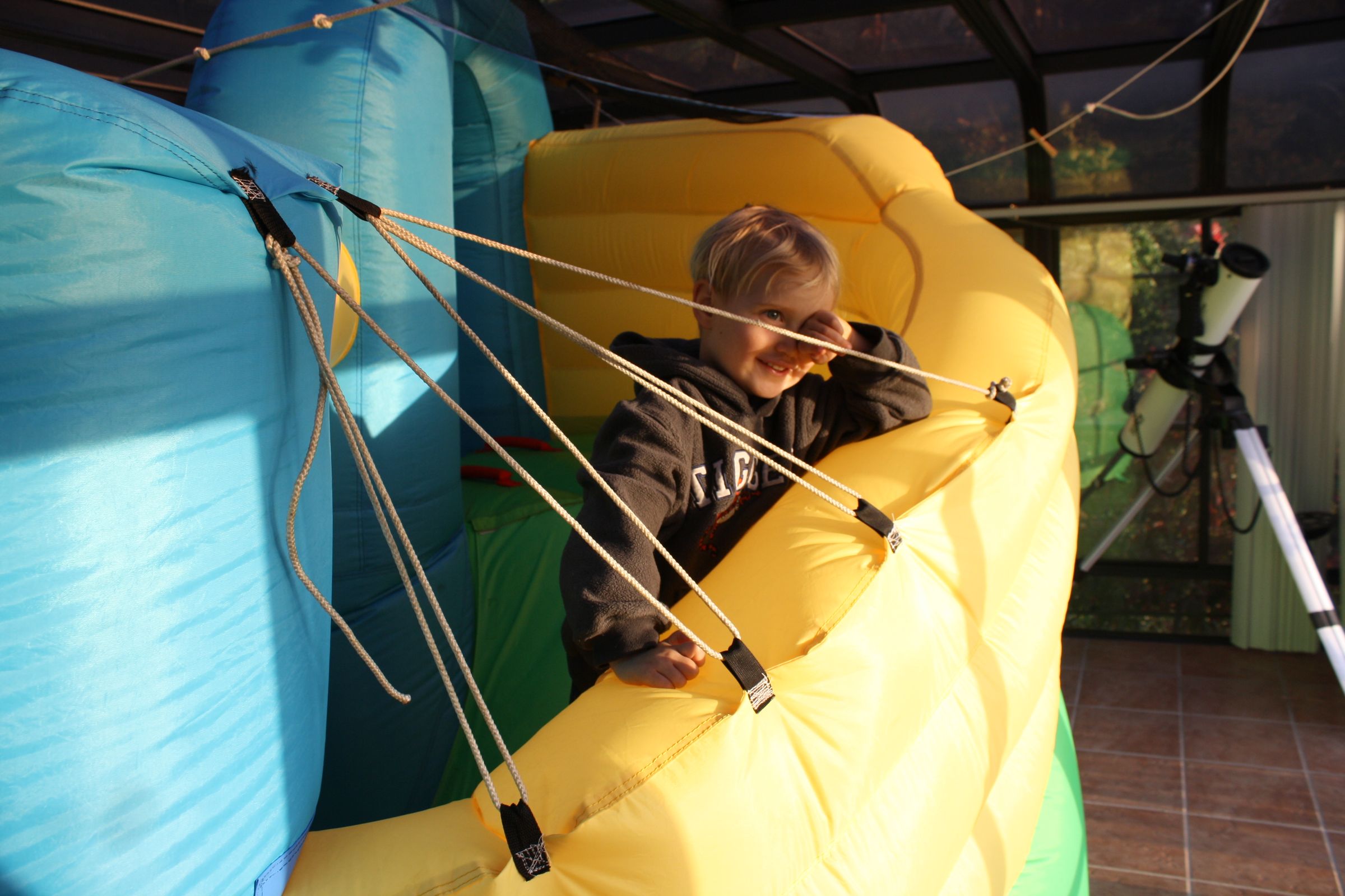Indoor Bouncy House Safety Net : 4 Steps (with Pictures) - Instructables