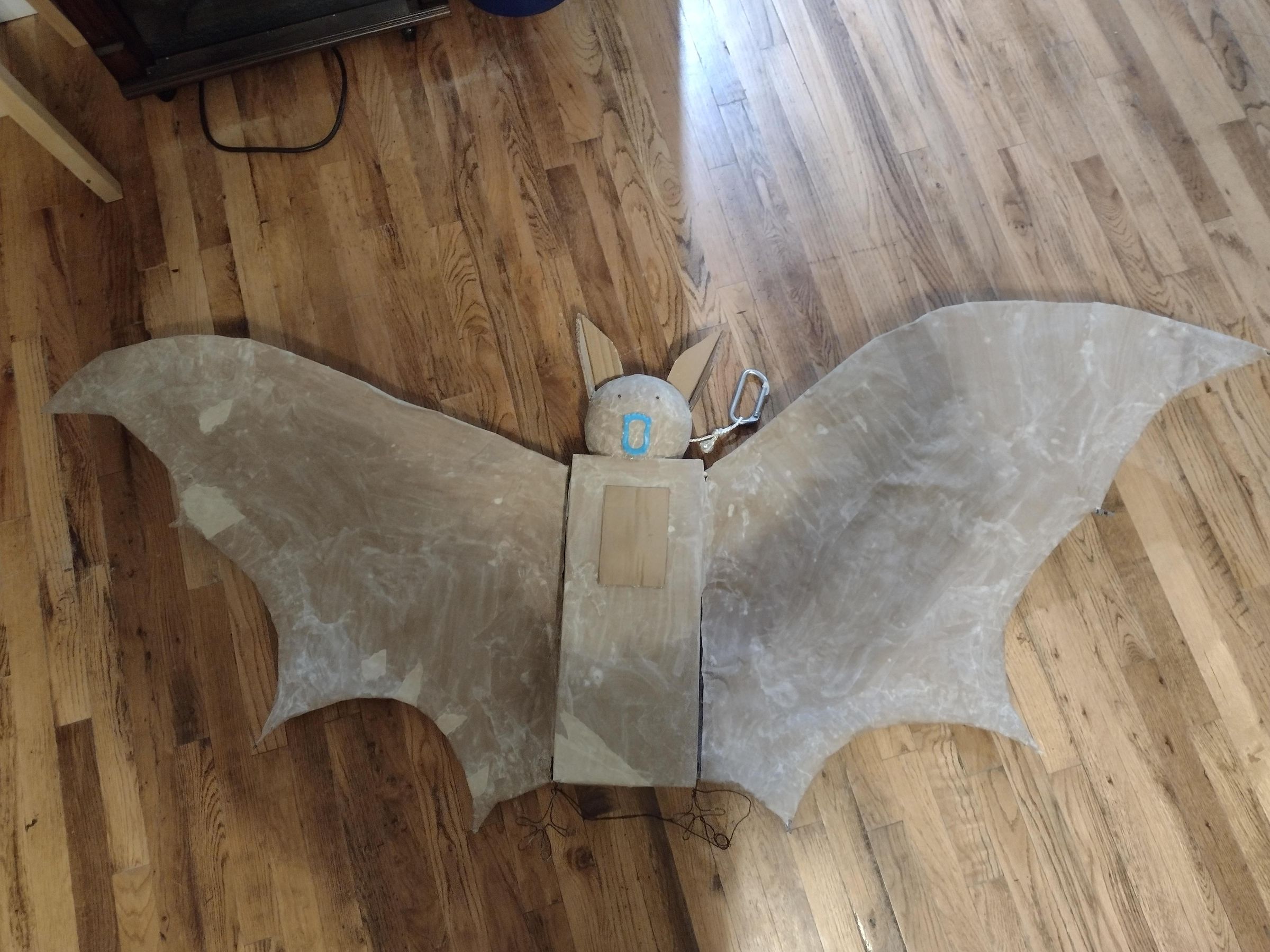 Swinging Giant Bat : 7 Steps - Instructables
