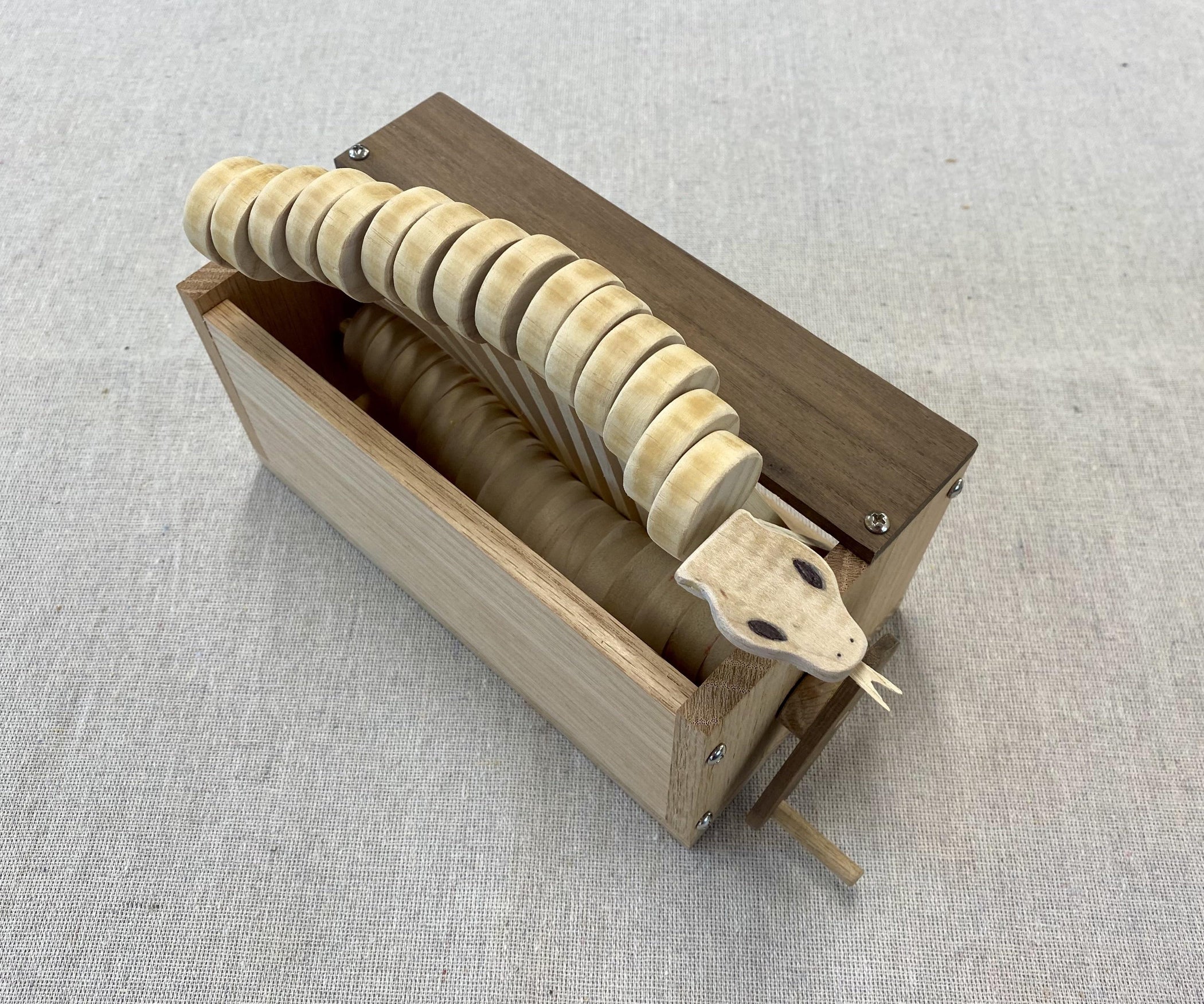 Slithering Snake Automaton : 6 Steps (with Pictures) - Instructables