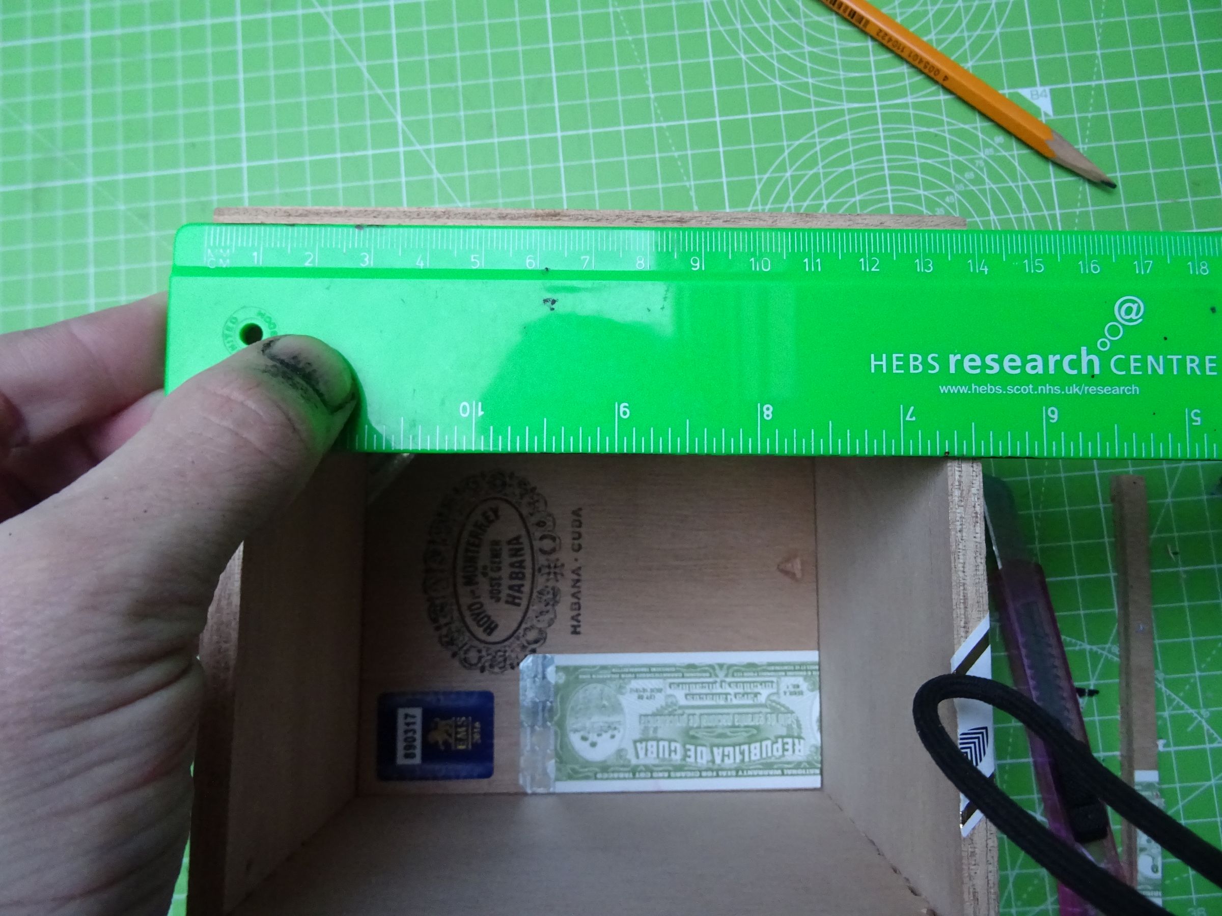 Cigar Box Keepsake Frame : 5 Steps (with Pictures) - Instructables