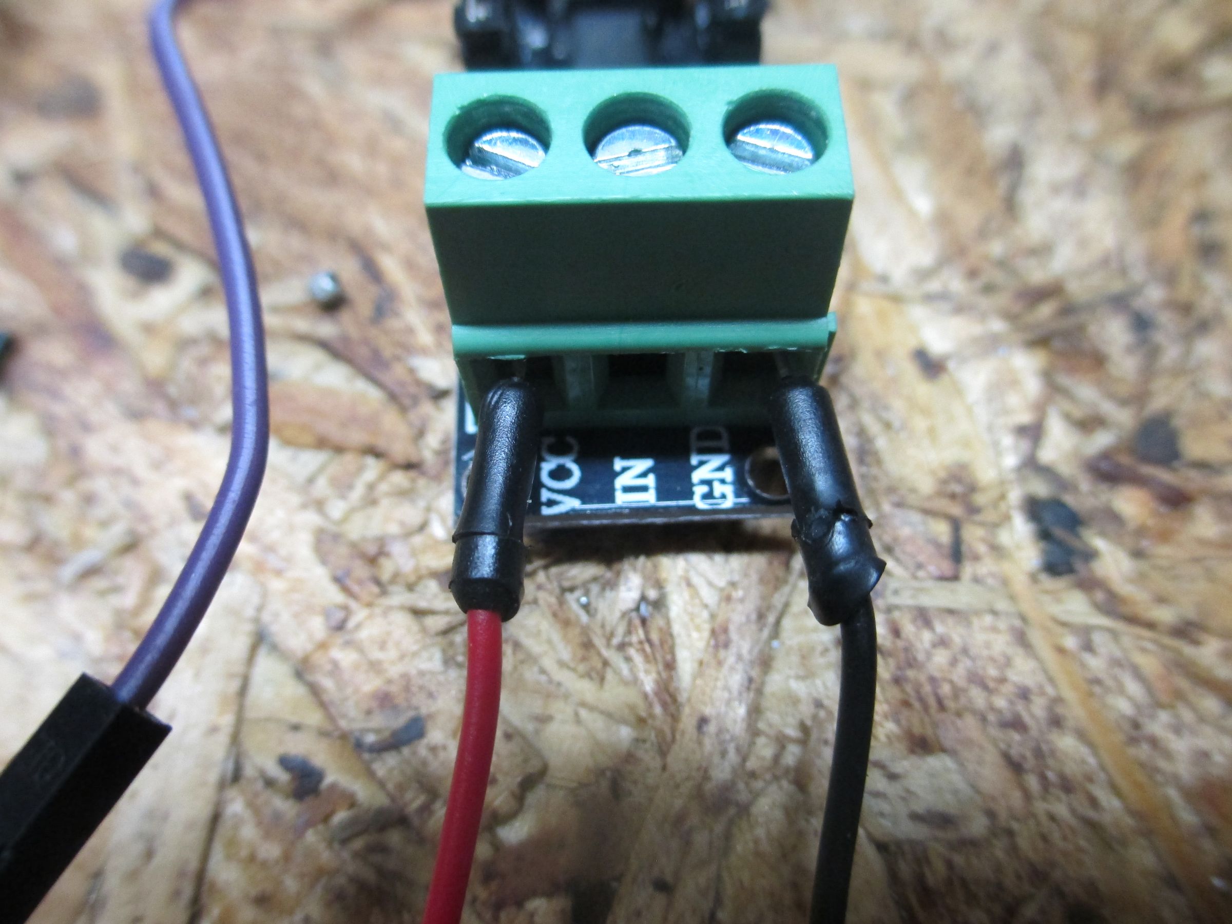 3v PIR Motion Sensor Driving a (Defective) 3v Relay Module : 5 Steps ...