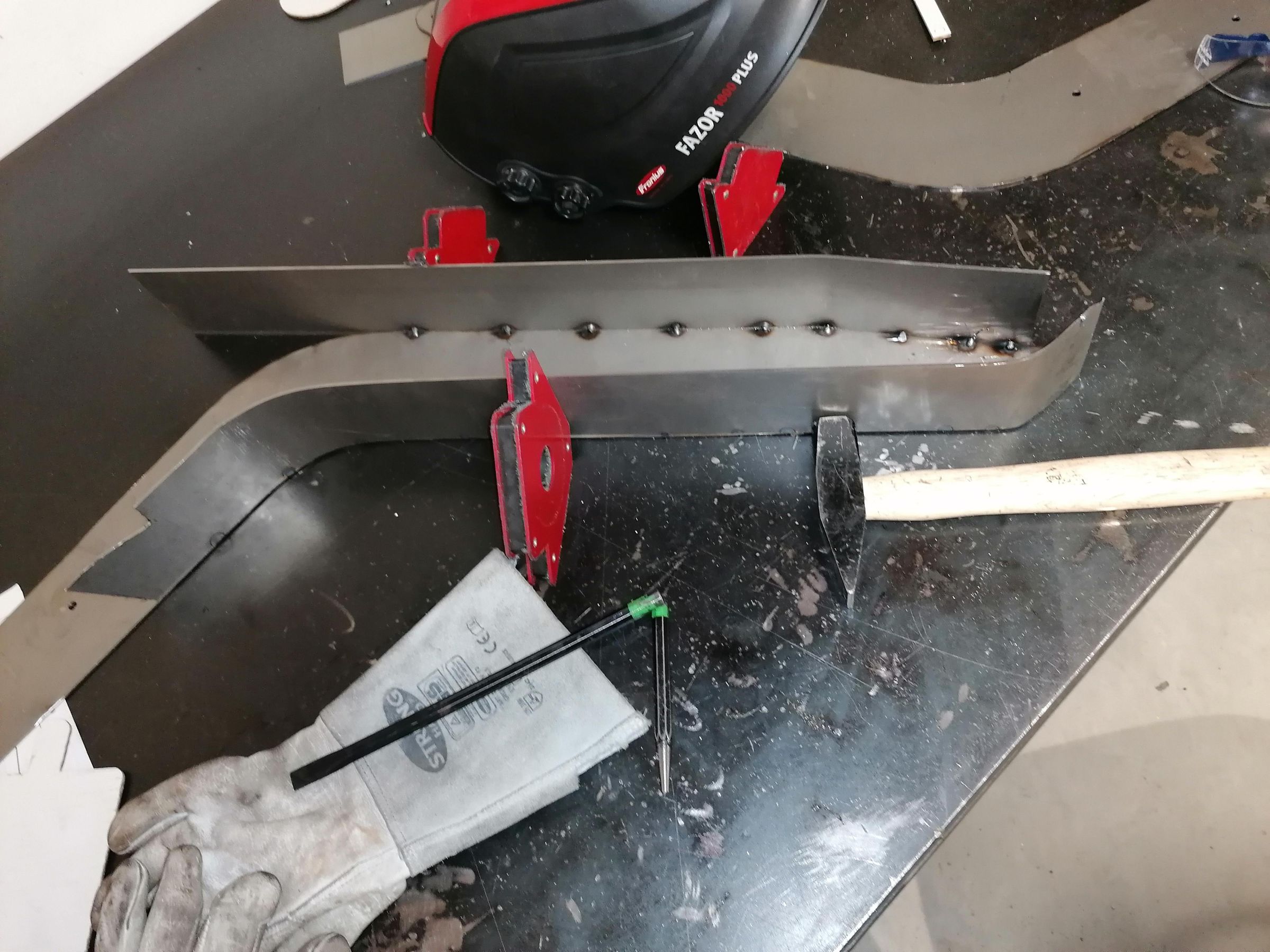 Metal Sandbox Excavator With Realistic Scooping Motion : 4 Steps (with ...