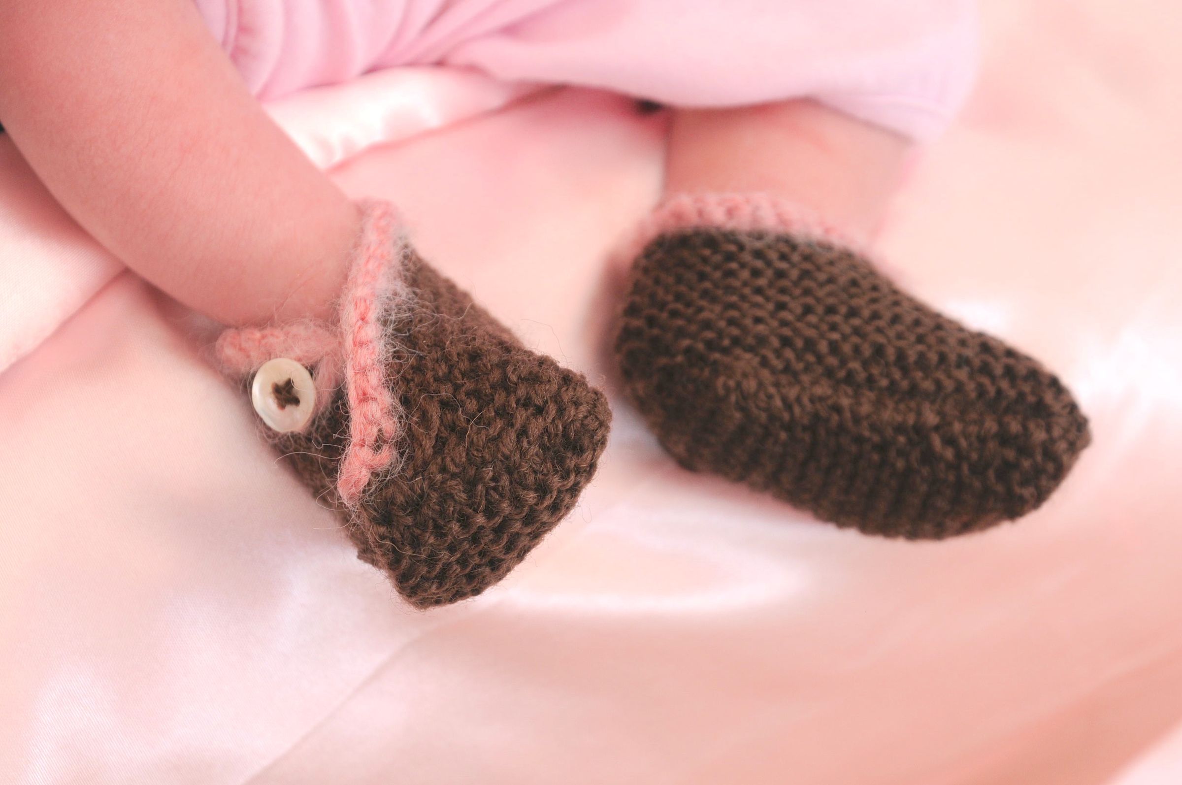 Really Easy Baby Booties : 3 Steps (with Pictures) - Instructables