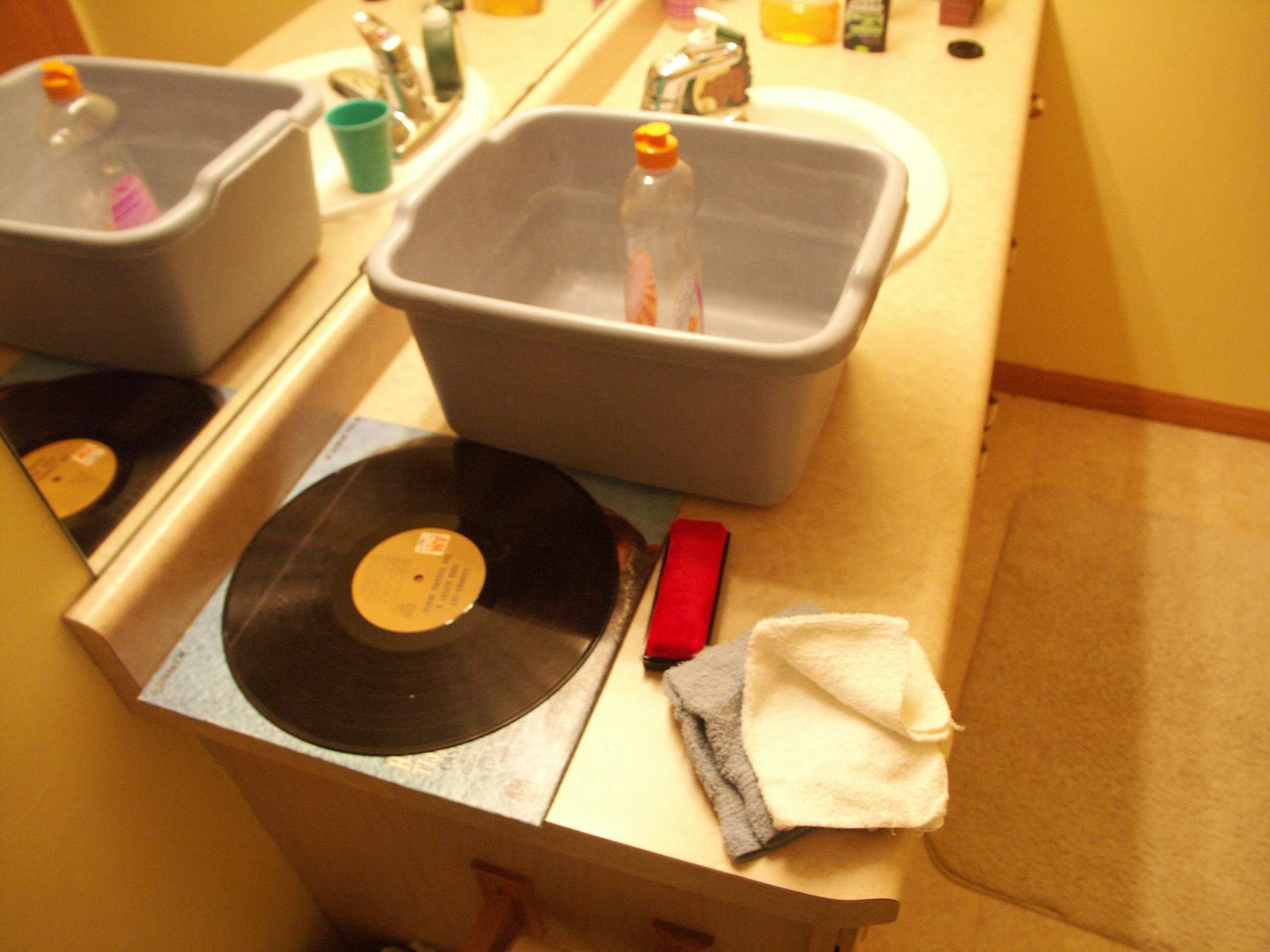 Cleaning Vinyl Records : 6 Steps (with Pictures) - Instructables