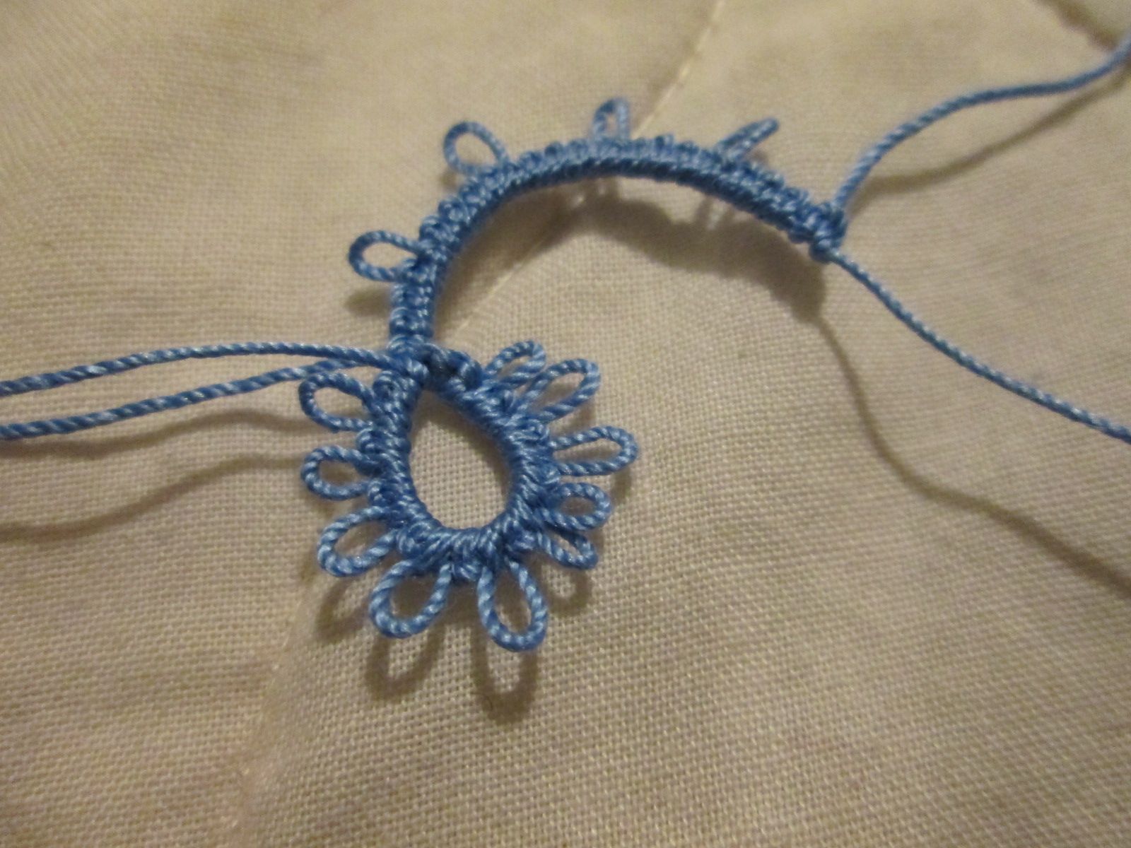 Square Vintage Tatted Motif : 11 Steps - Instructables