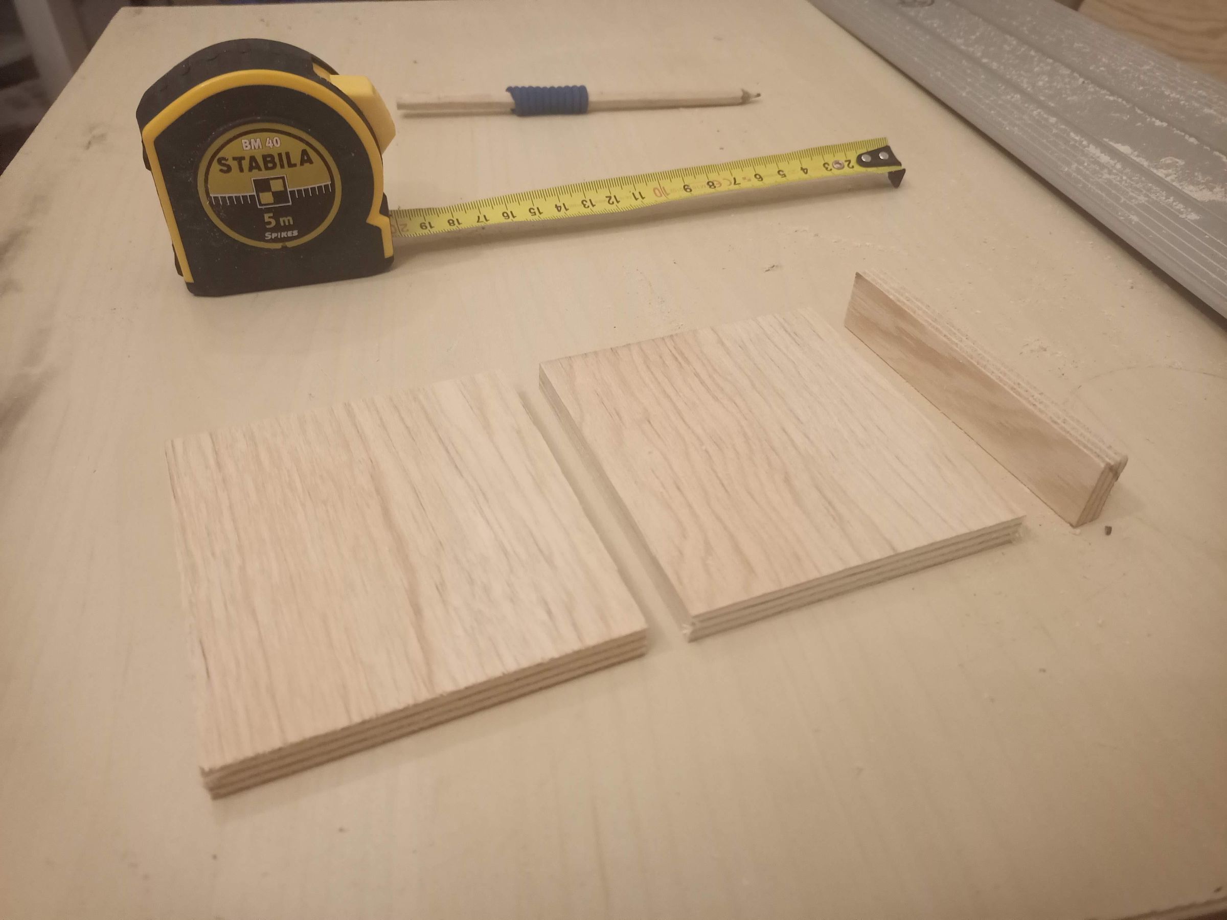 Simple E-Reader, Tablet or Phone Stand : 8 Steps (with Pictures ...