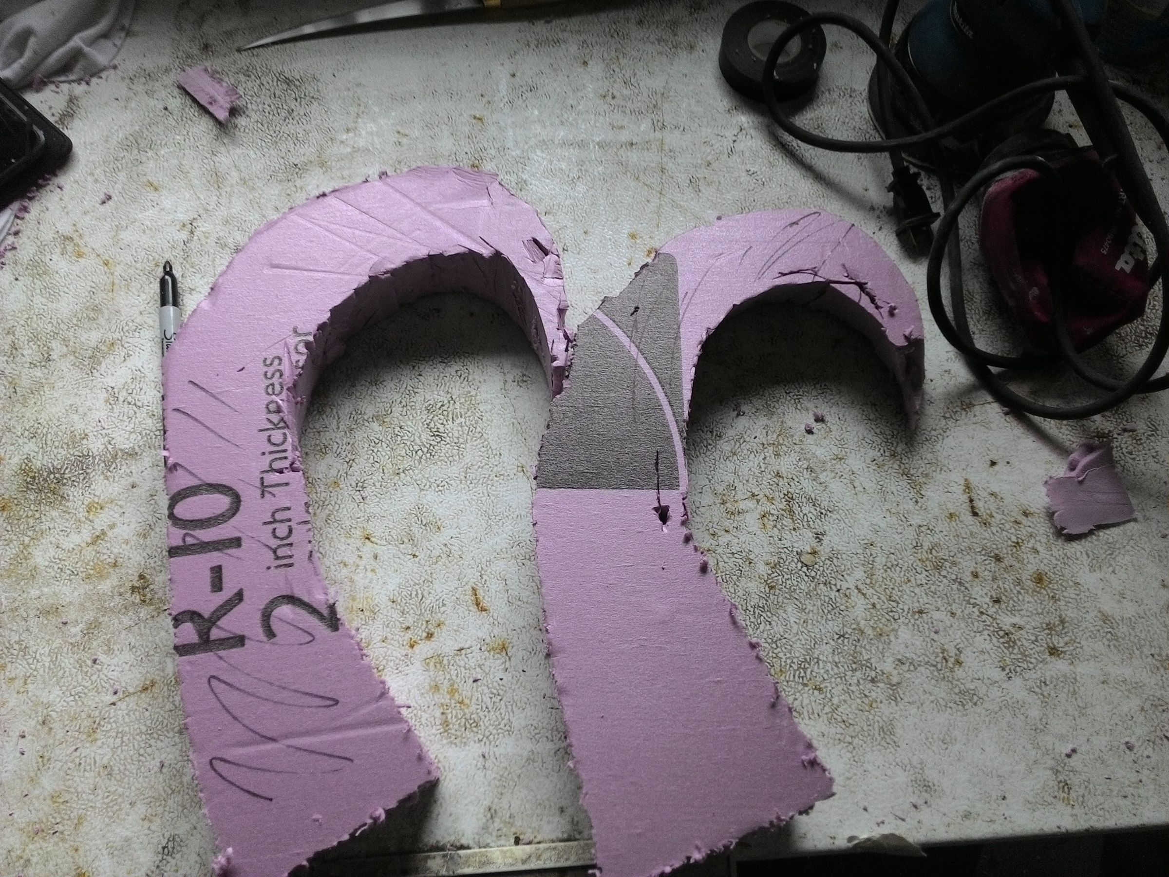 How to Make Loki's Helmet : 11 Steps (with Pictures) - Instructables