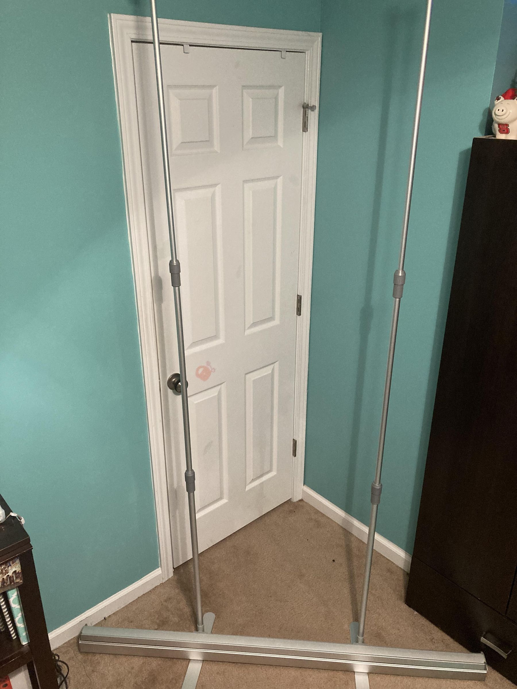 How to Create a Retractable Green Screen : 6 Steps (with Pictures ...