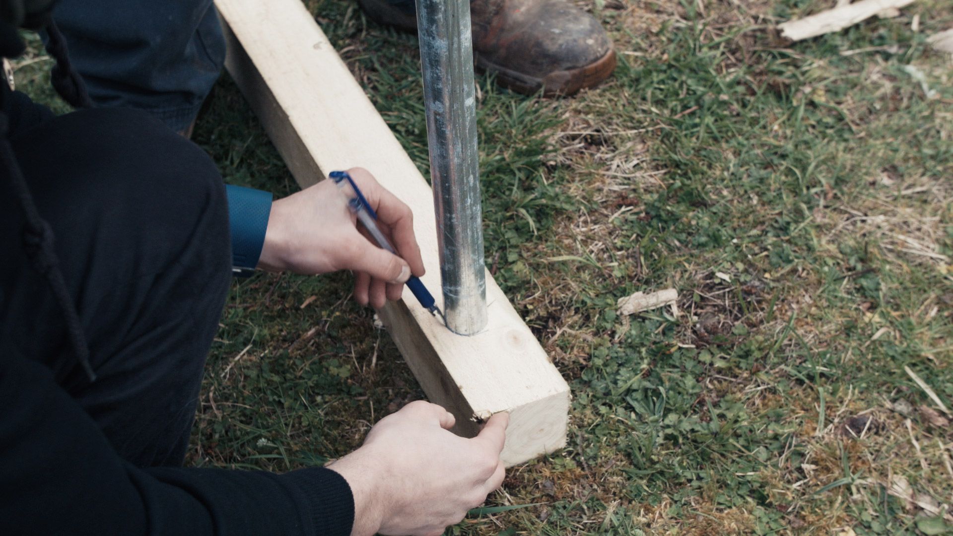 How to Build Parallel Bars for Calisthenics : 10 Steps (with Pictures ...