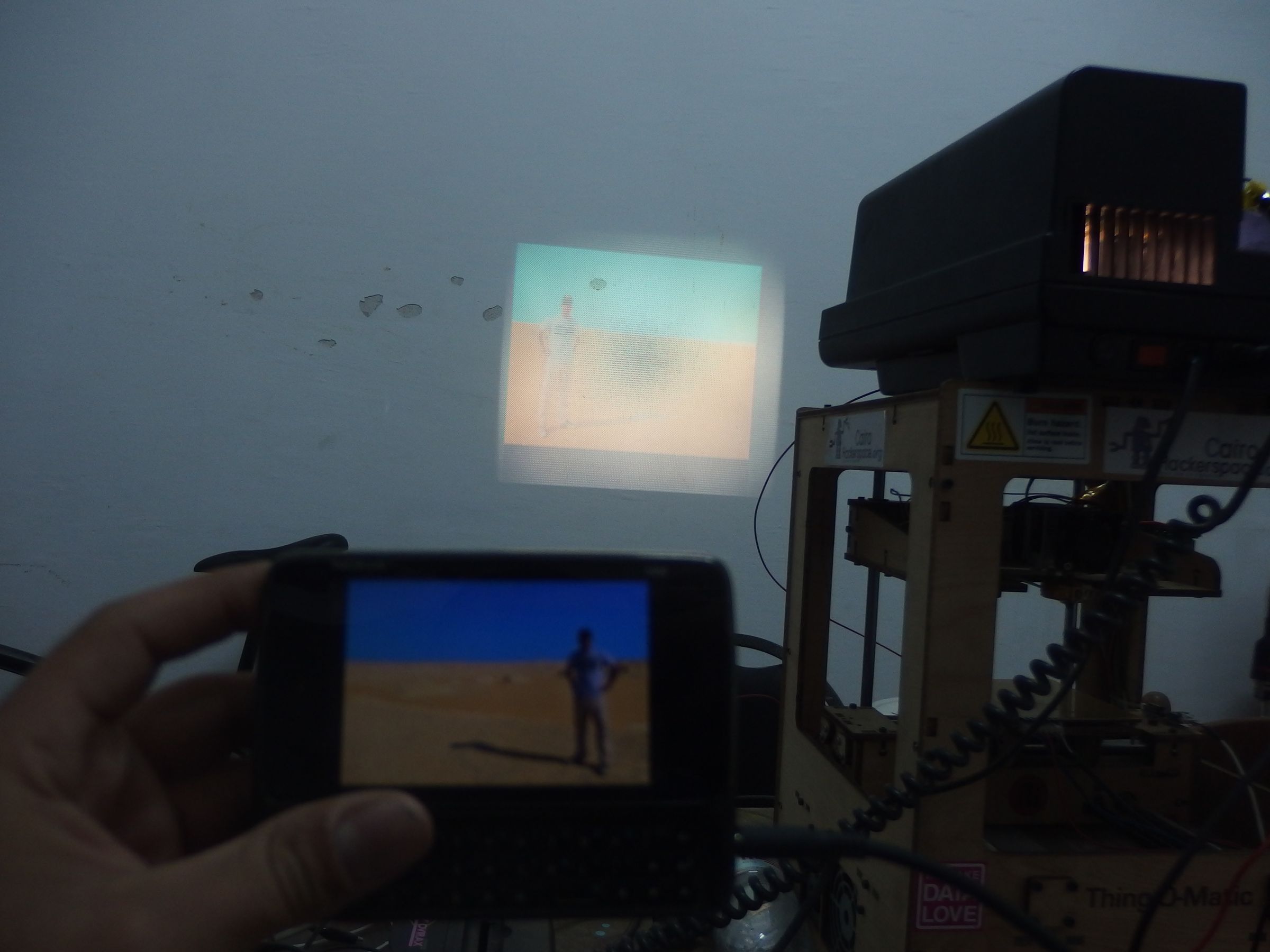 Convert a 40 Years Old DIA Slide Projector to a Decent DIY Projector ...