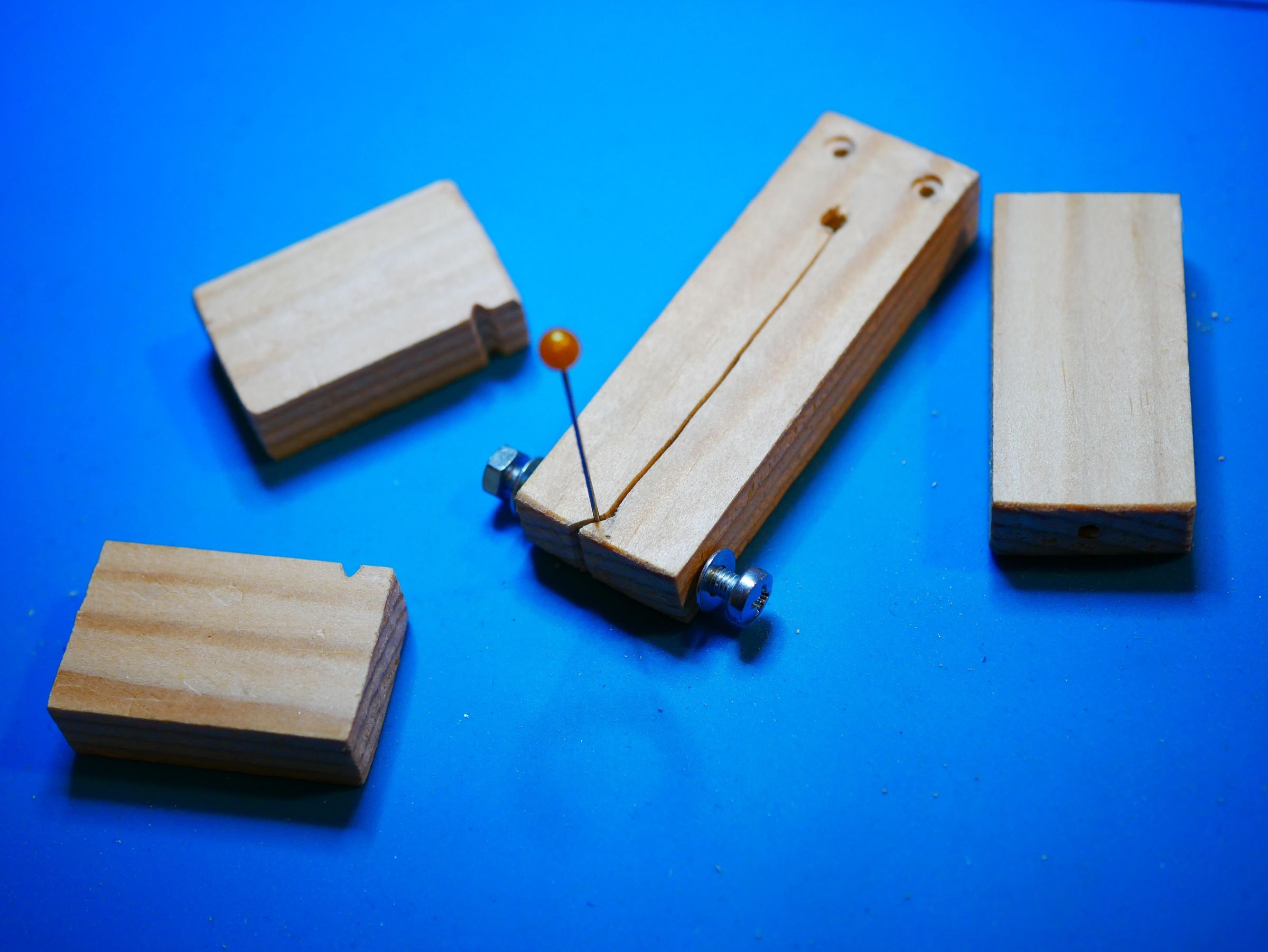 SMD and PCB Holder : 8 Steps - Instructables