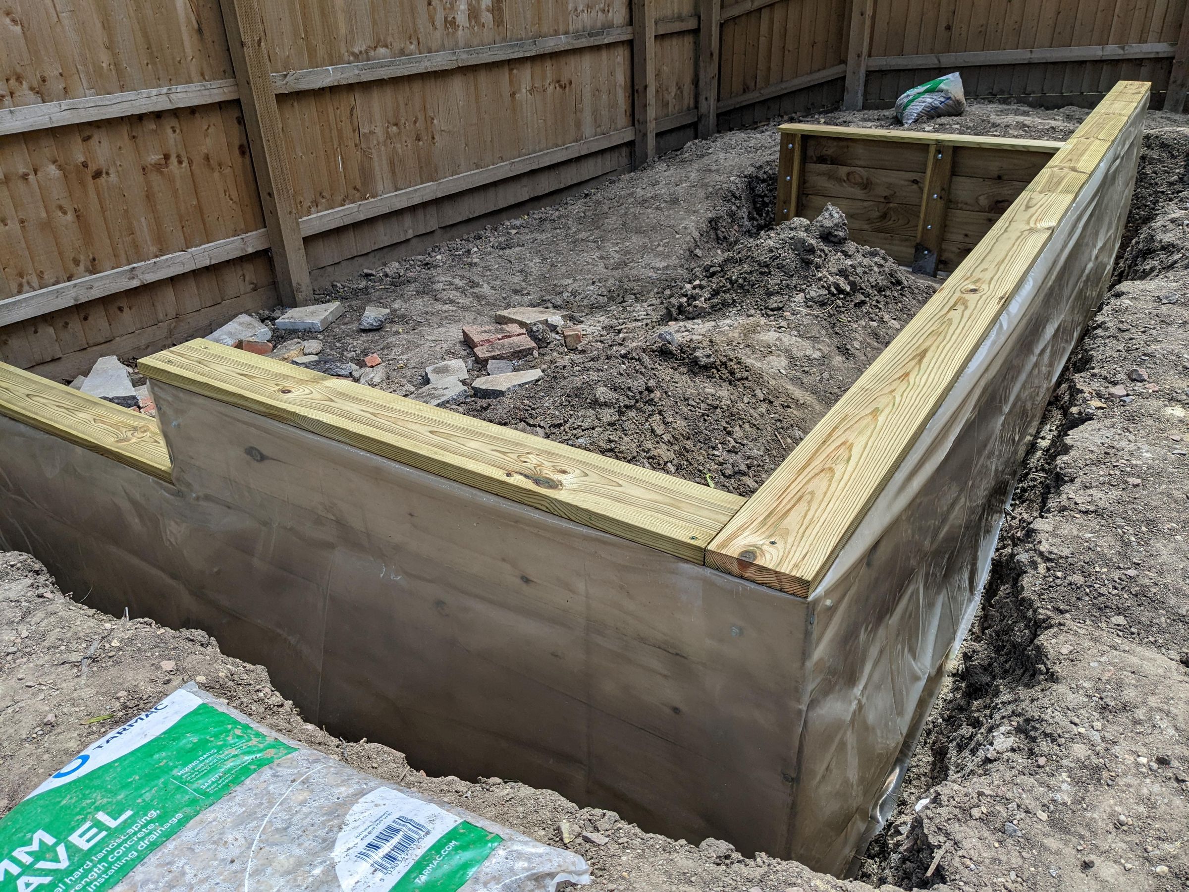 Creating a Beautiful Tiered Garden From a Boring New Build Slope : 8 ...