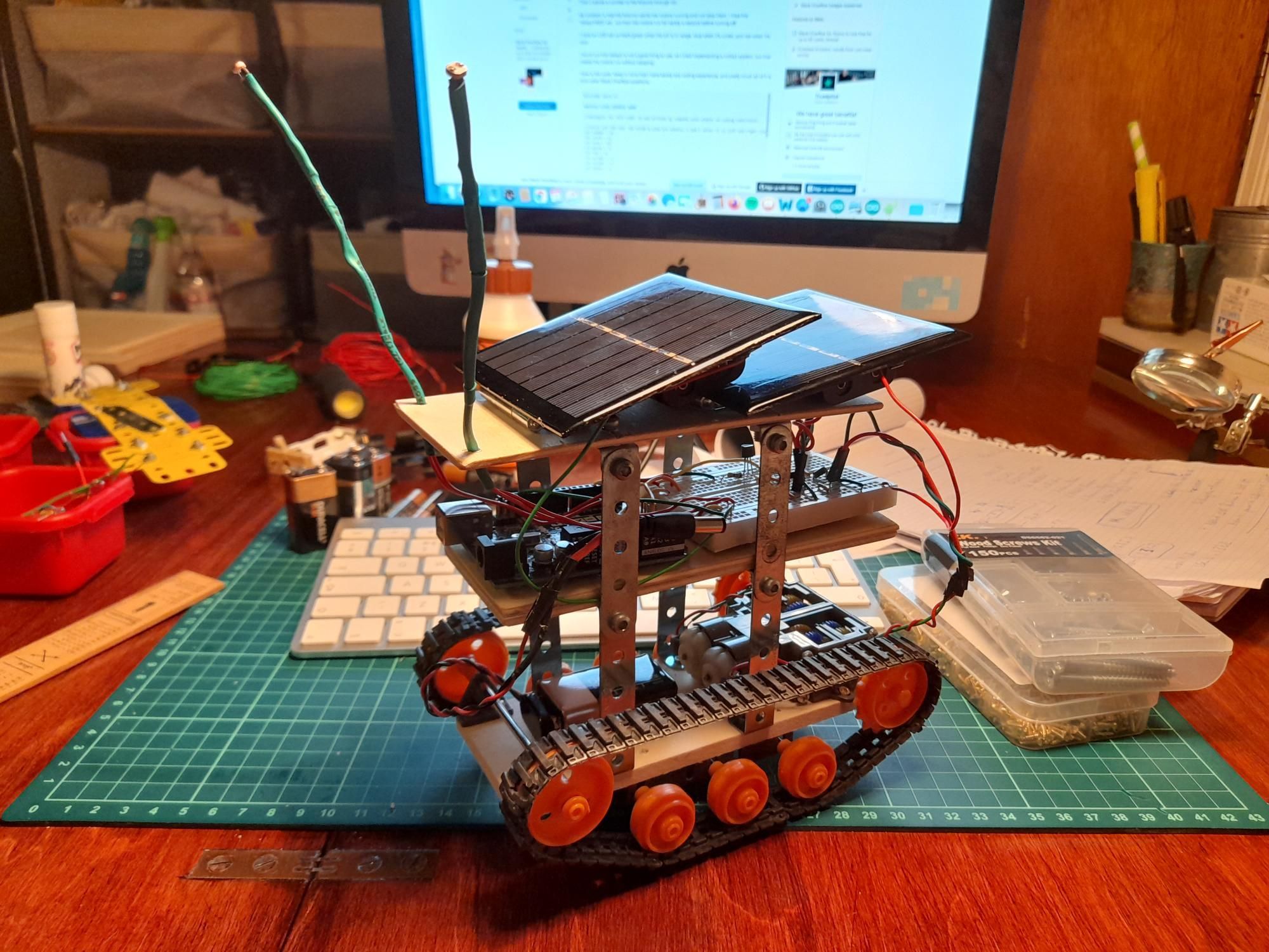 (w/ Video) Basic Arduino Robot, Light Seeker! : 8 Steps (with Pictures) - Instructables