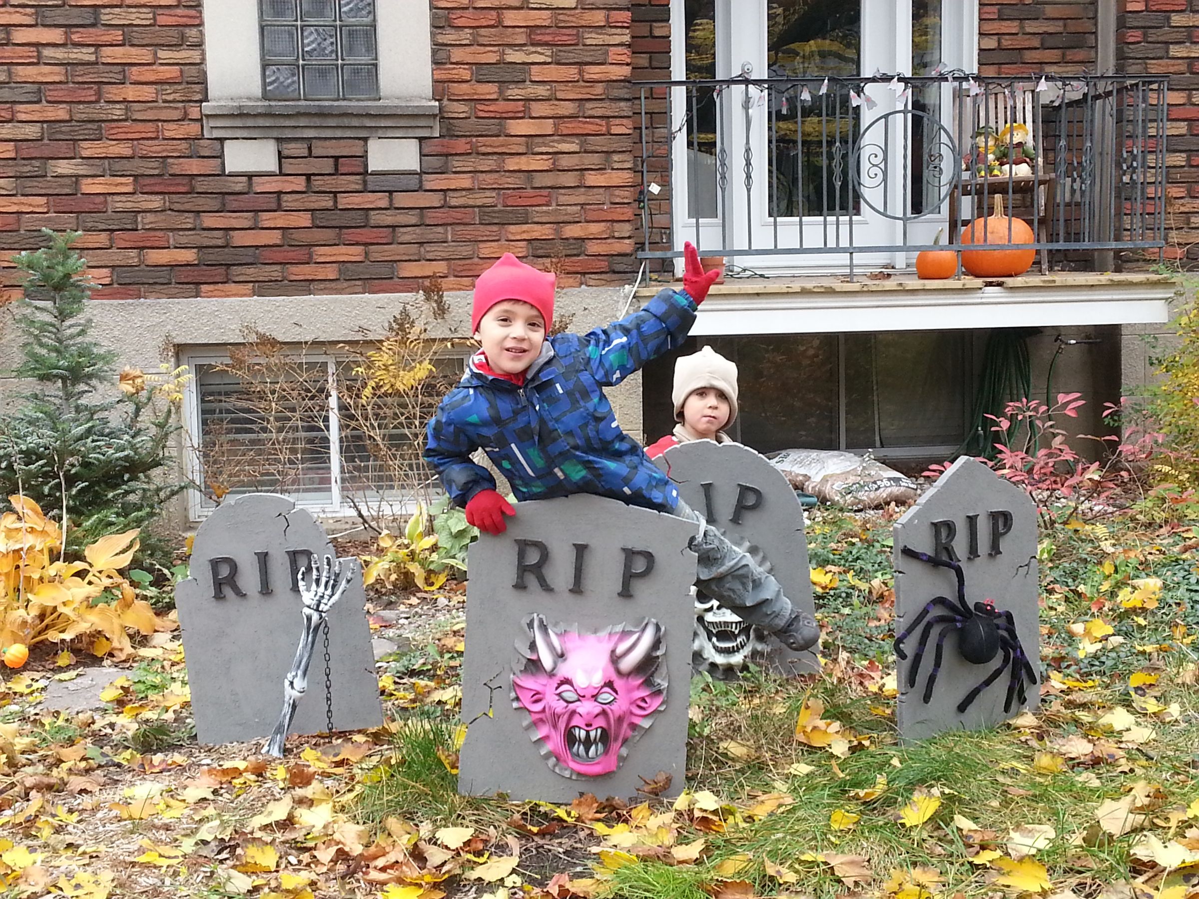 Halloween Tombstone Decoration - Instructables