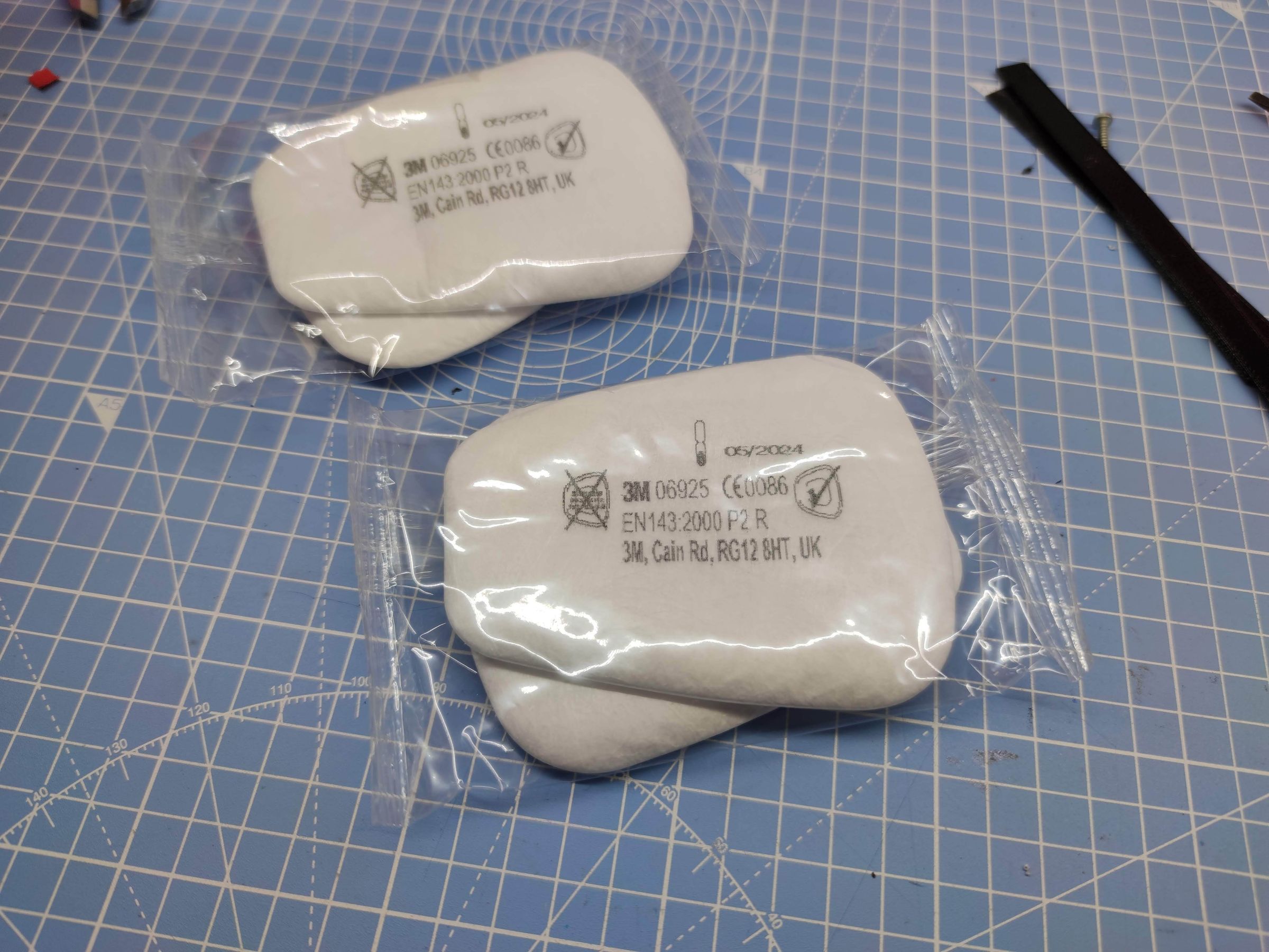Slim and Adaptive Face Mask With Replaceable Filters : 10 Steps (with ...