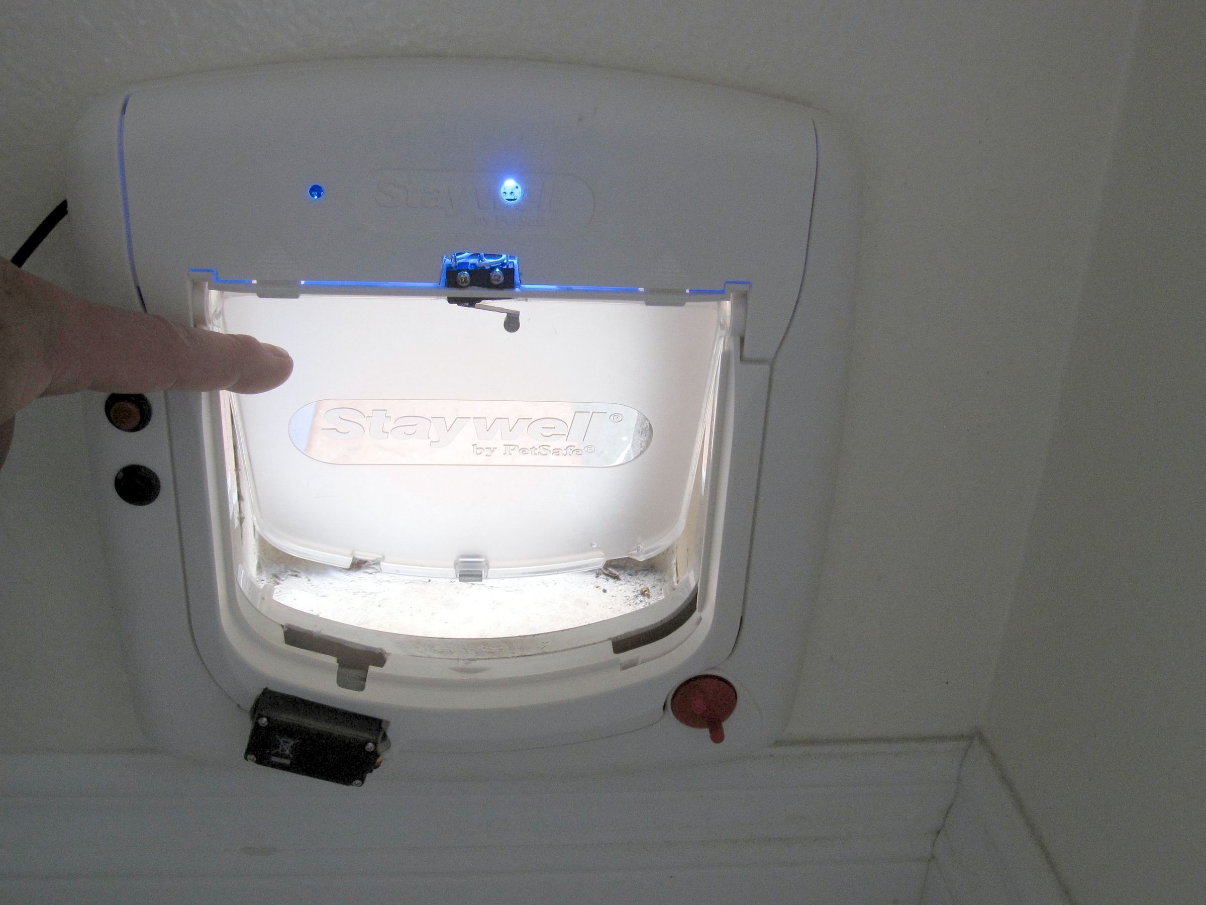 Pet Curfew: an Arduino Controlled Pet Door : 7 Steps (with Pictures ...
