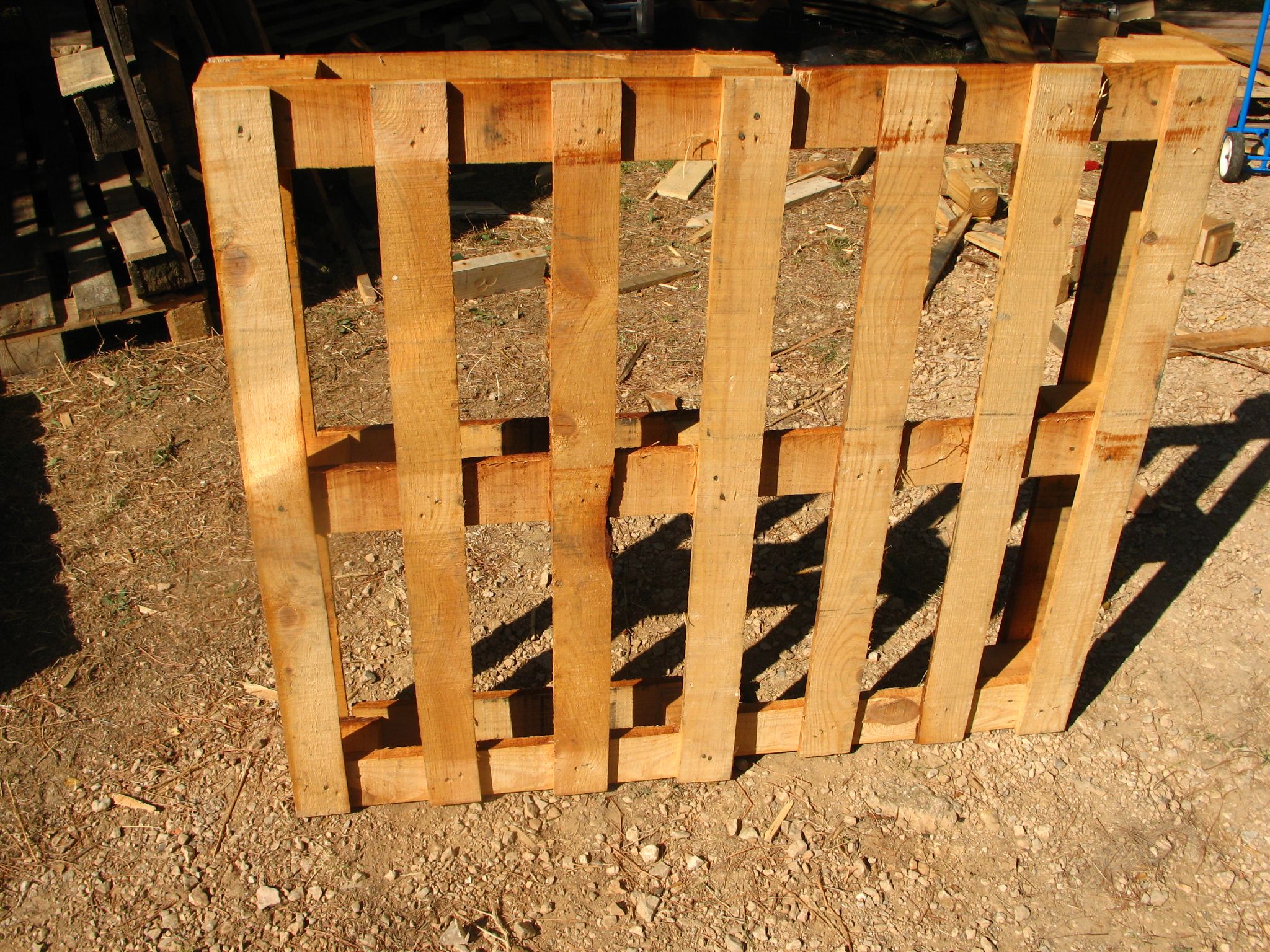 Single Pallet Chair : 5 Steps - Instructables